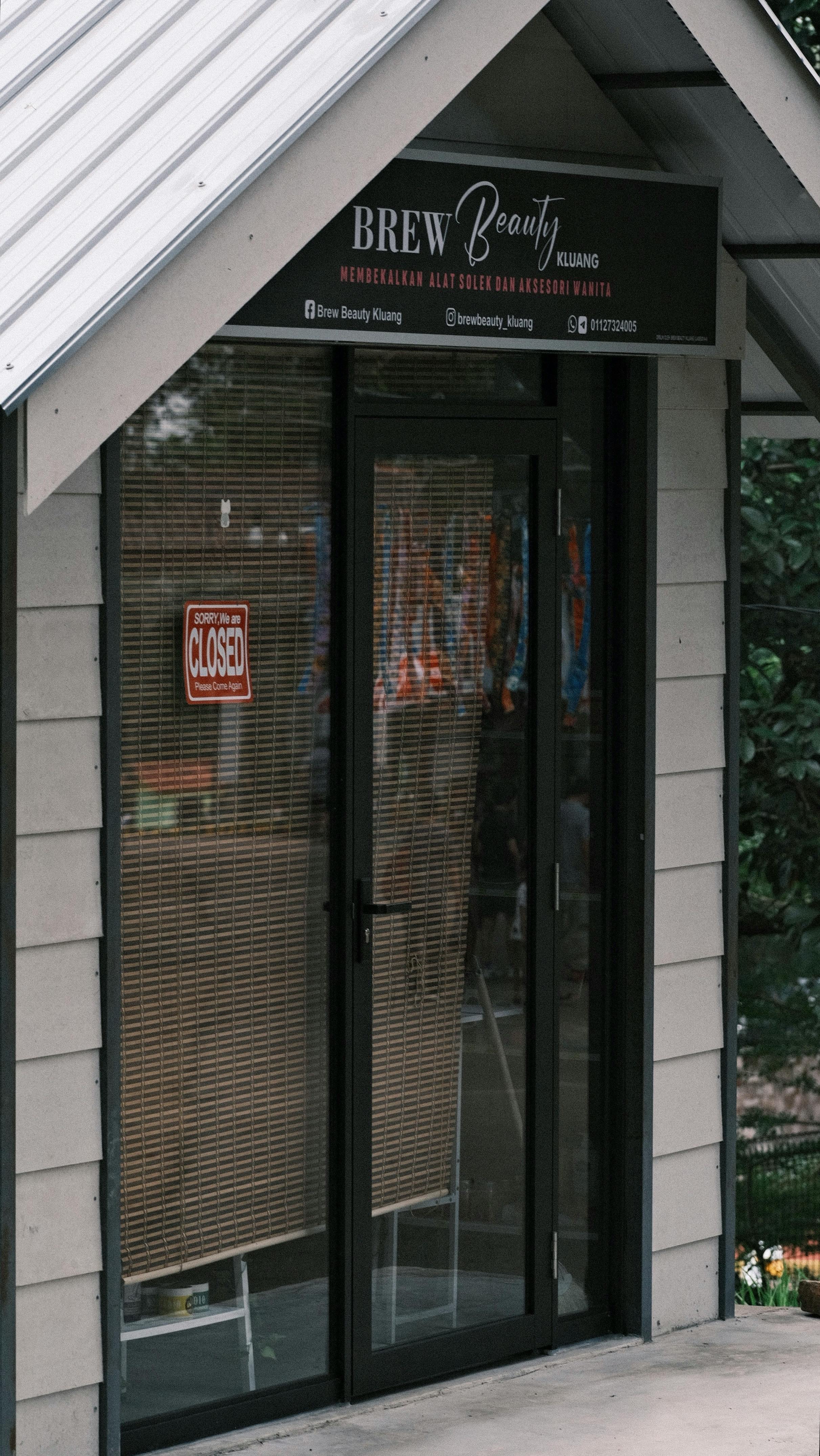 View of a Closed Beauty Salon Building · Free Stock Photo