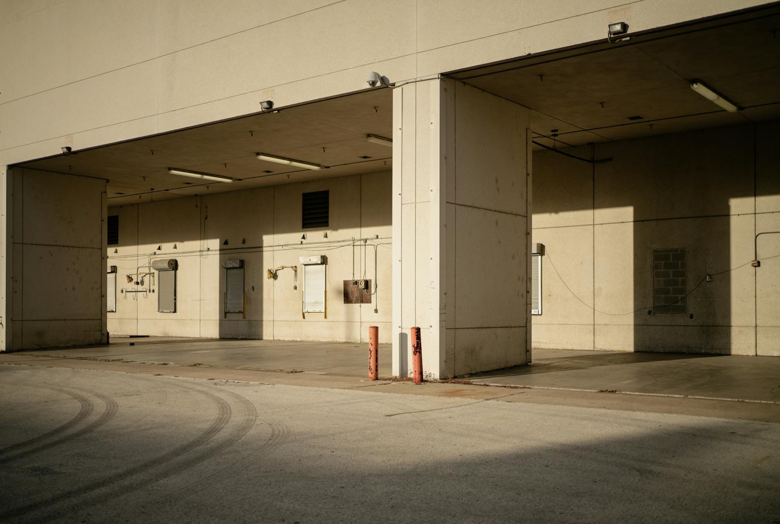 Effective Loading Dock Plan Design and Layout Guide