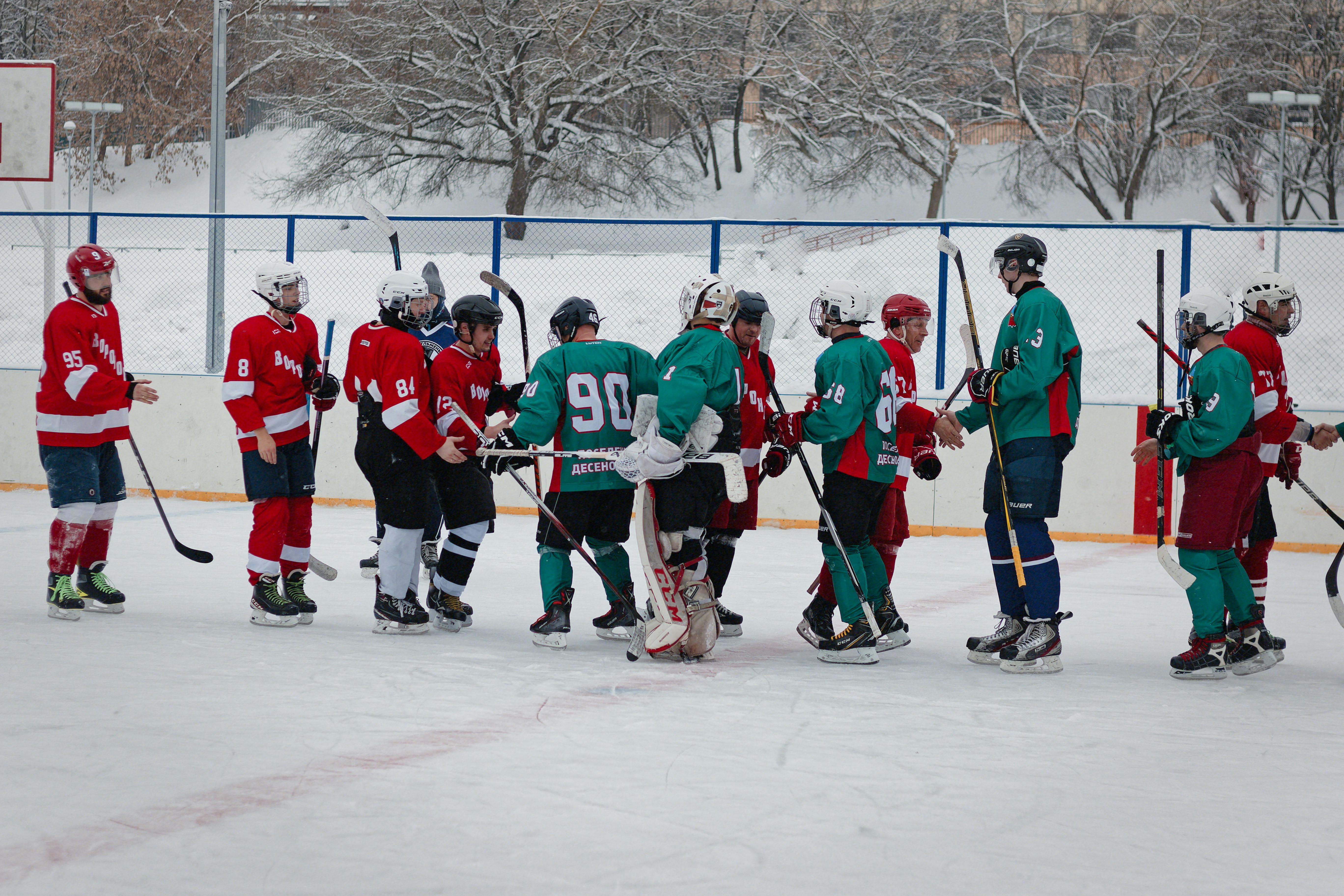 Ice Hockey Teams on Rink · Free Stock Photo