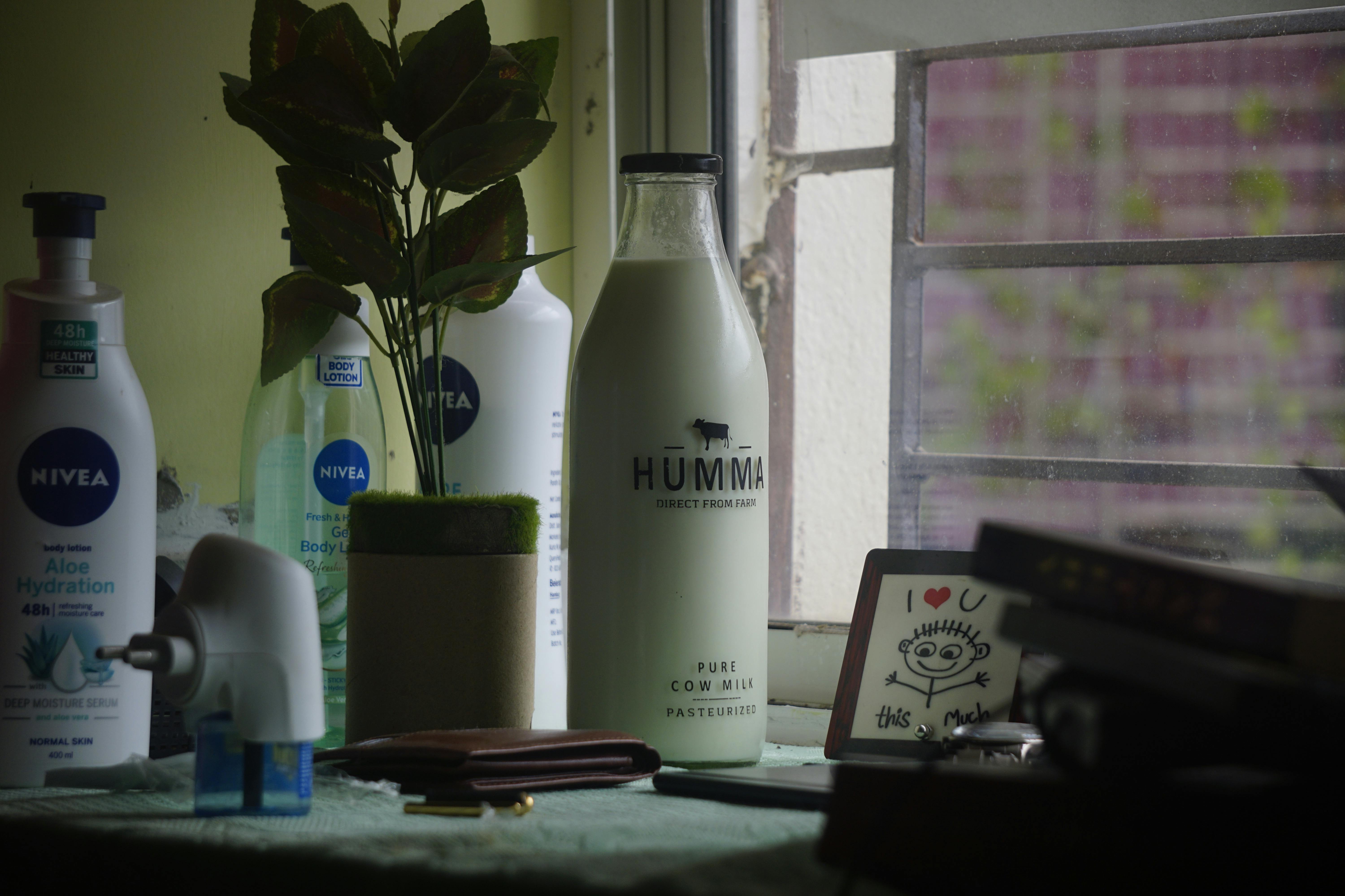 Humma milk product shoot with Nivea · Free Stock Photo