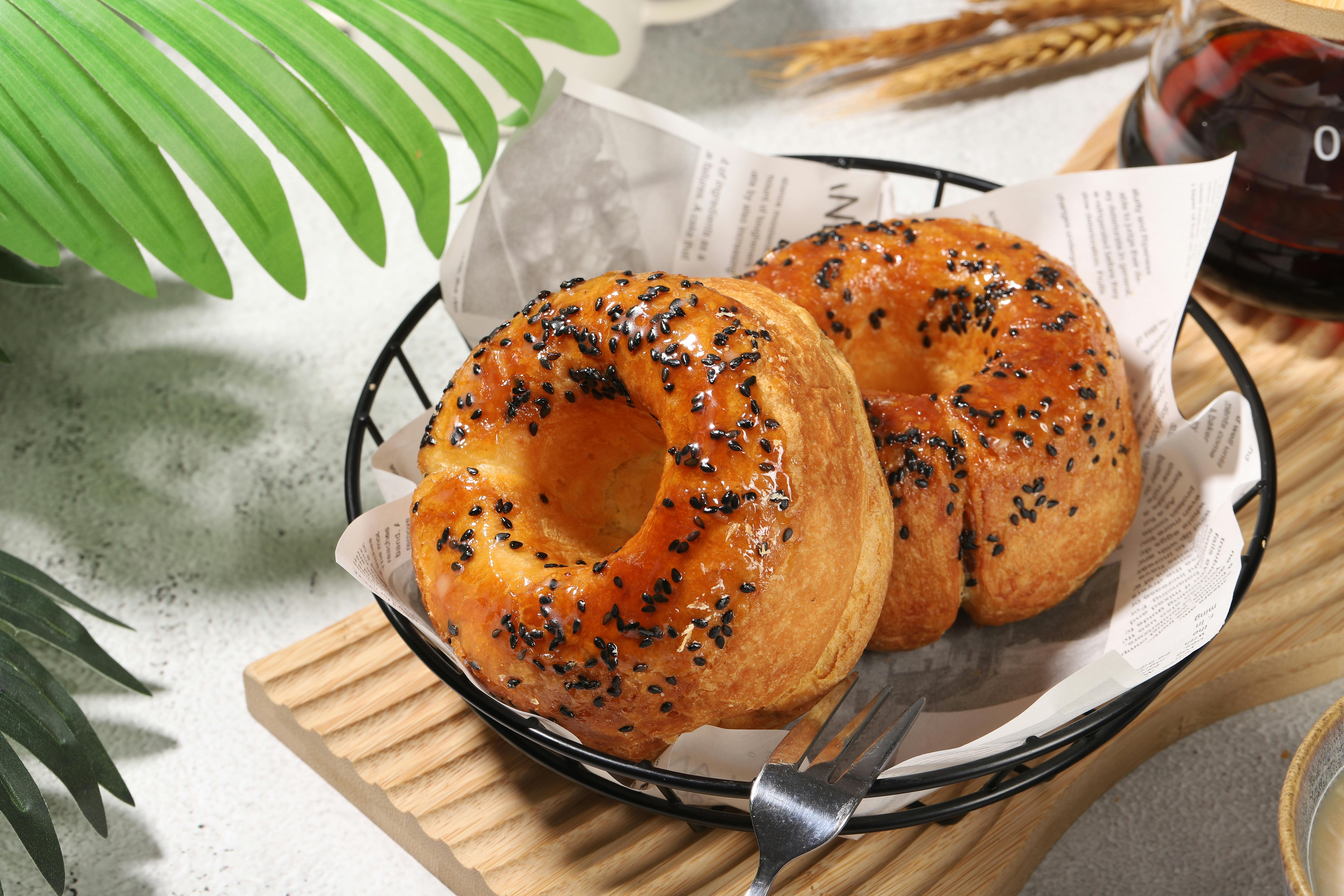 Delicious Bagels in Bowl · Free Stock Photo
