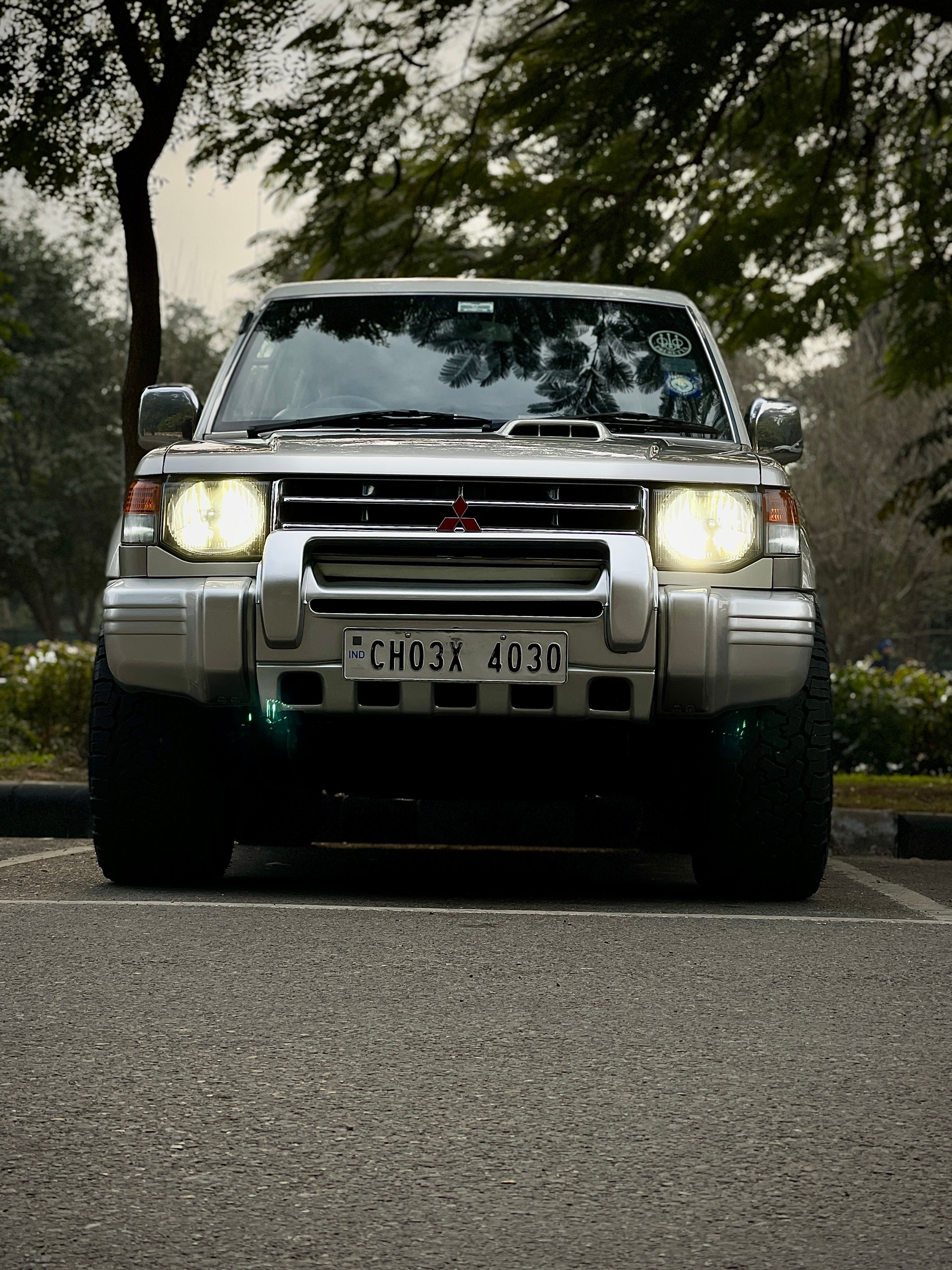 Mitsubishi Pajero SUV · Free Stock Photo