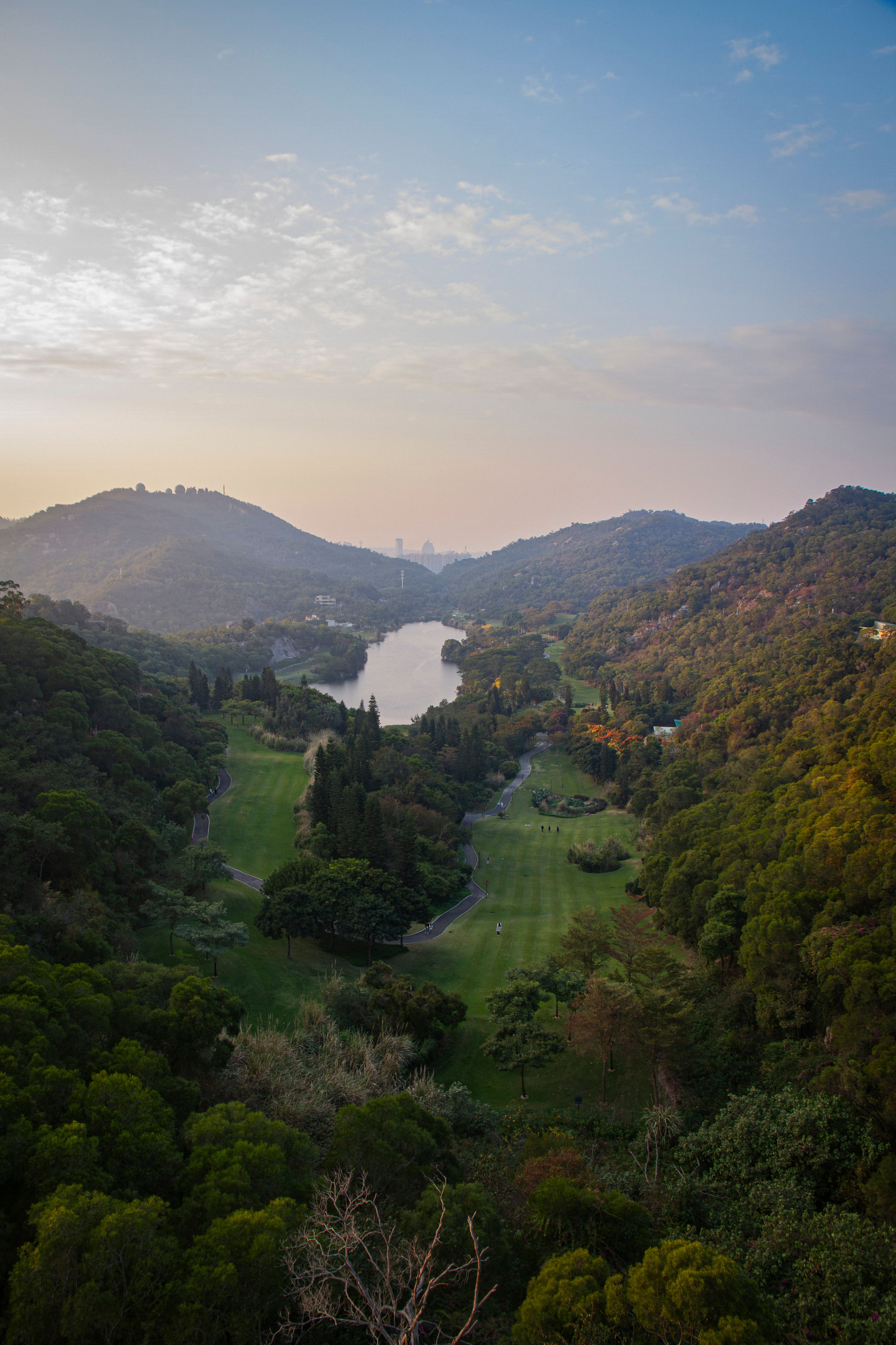 Green Valley Landscape · Free Stock Photo