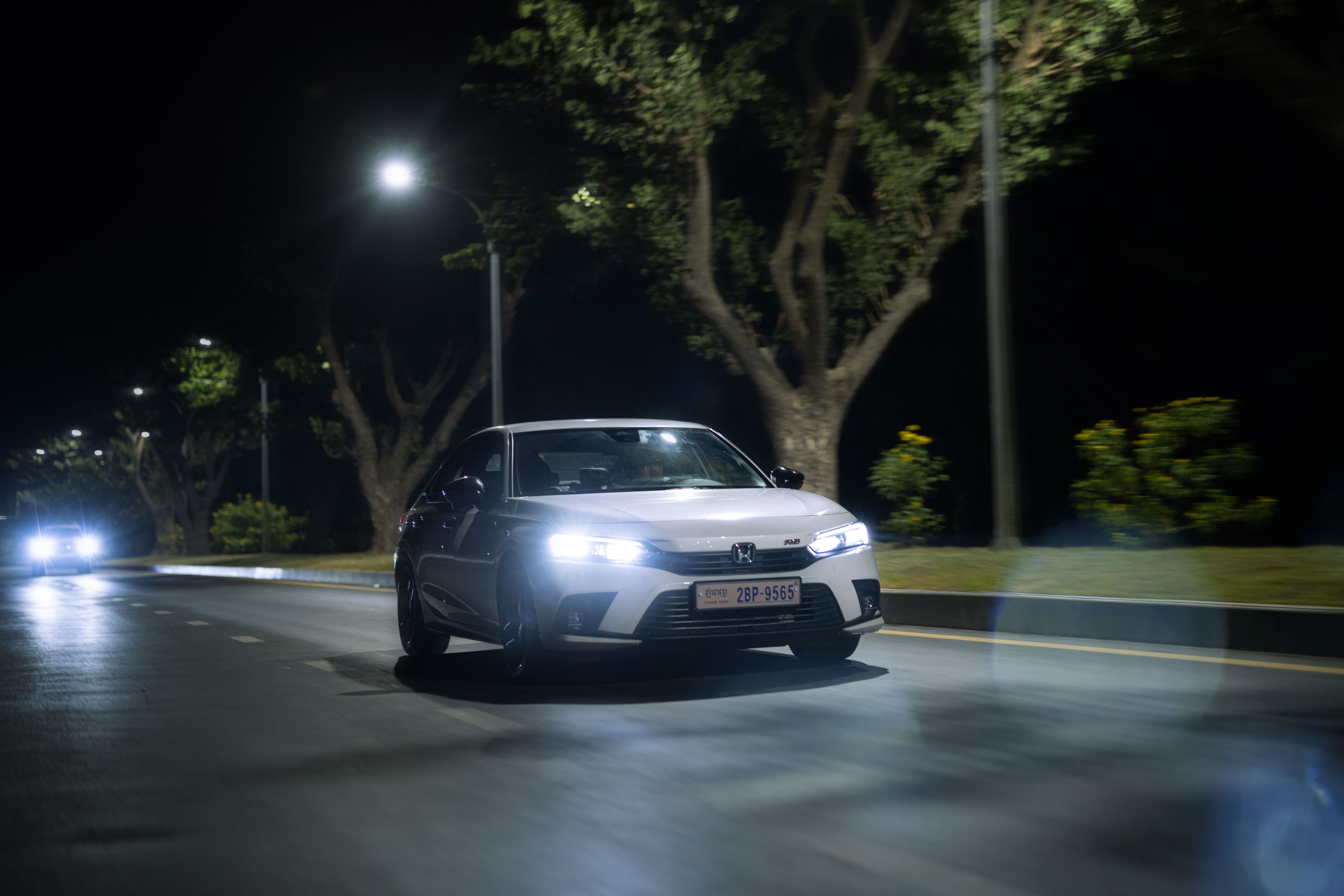 White Honda Civic at Night · Free Stock Photo