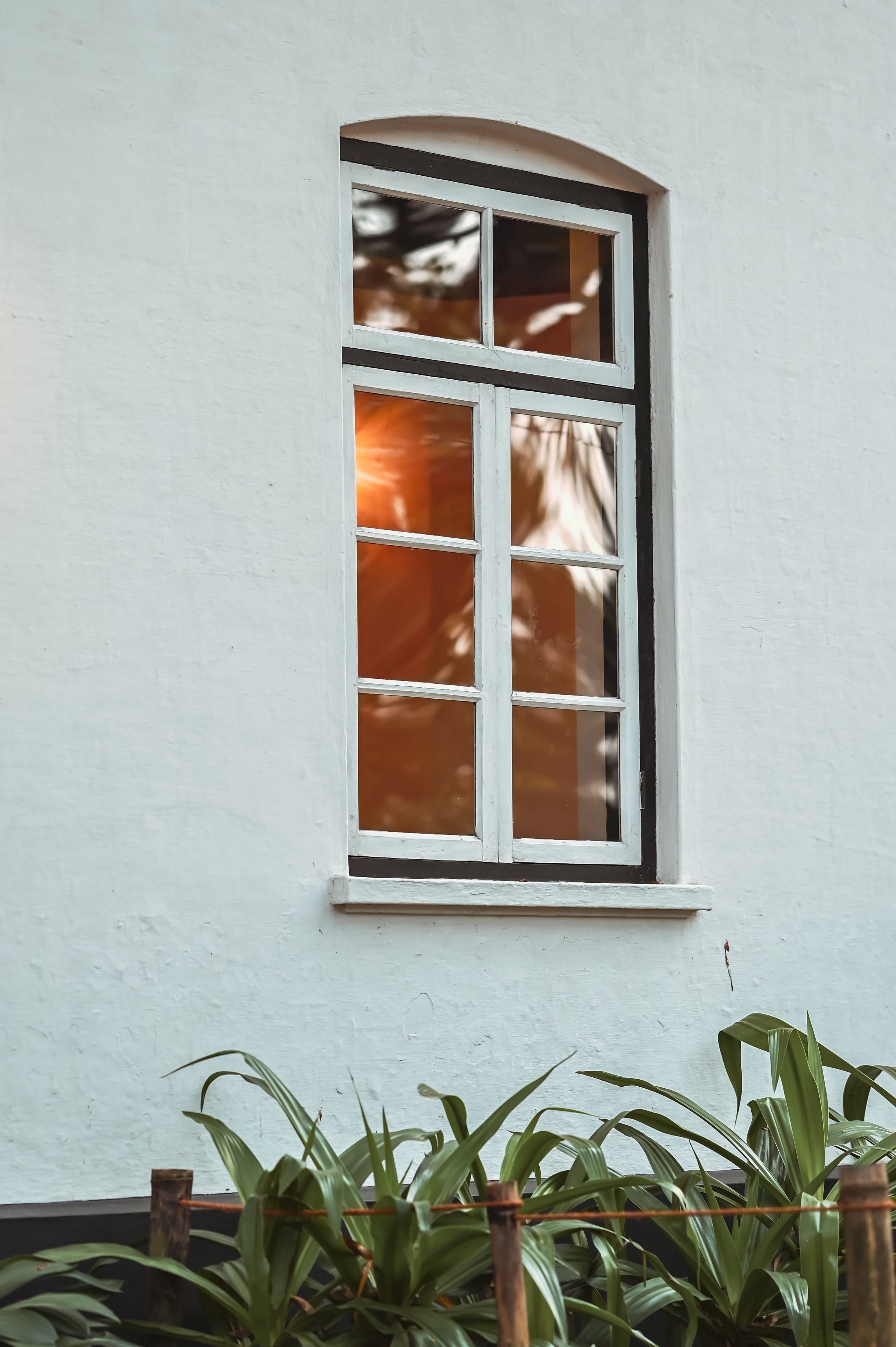 White House Wall with Window · Free Stock Photo