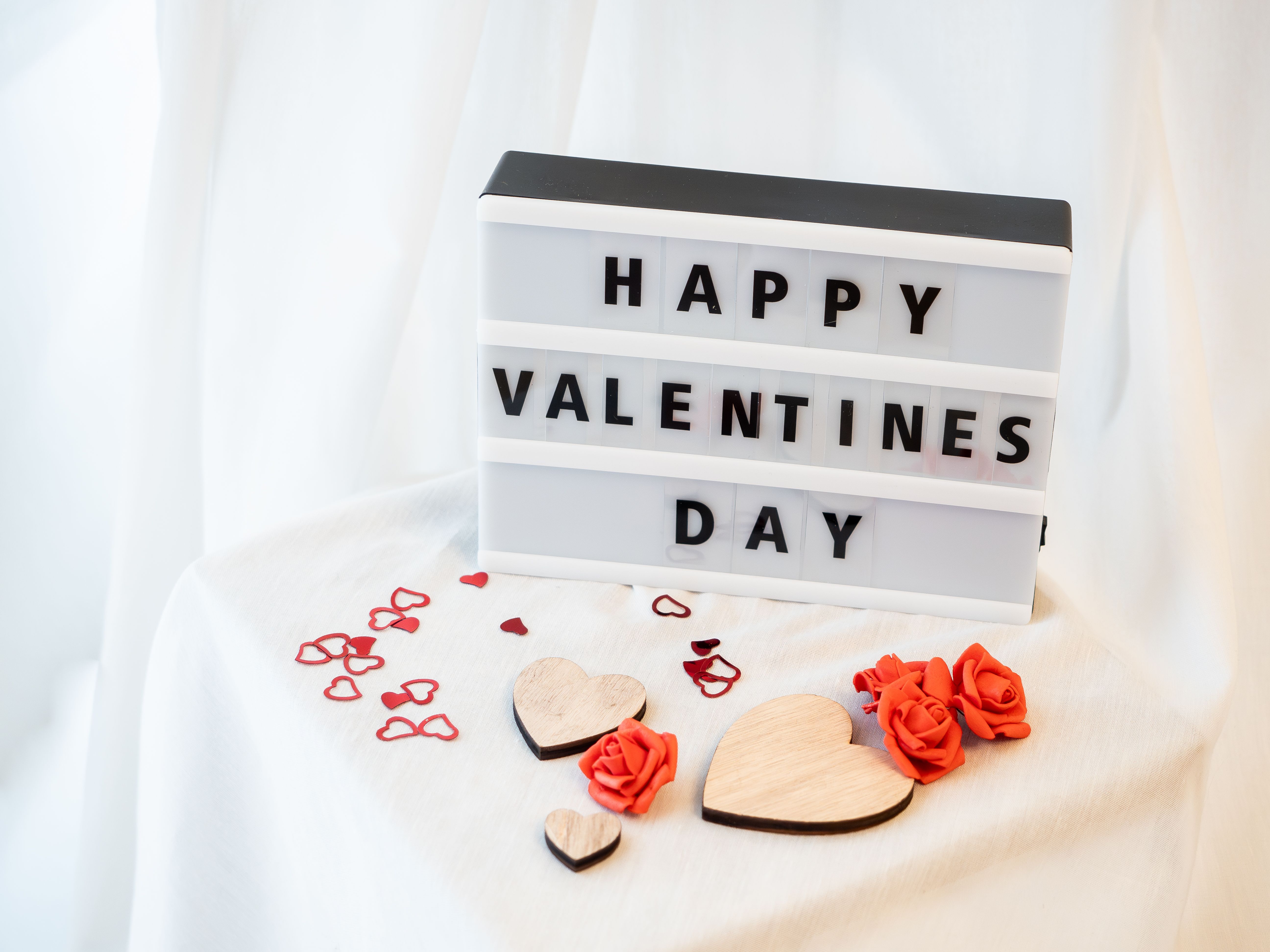 Photo gratuite de affection, amour, amoureux, arrière plan blanc ...