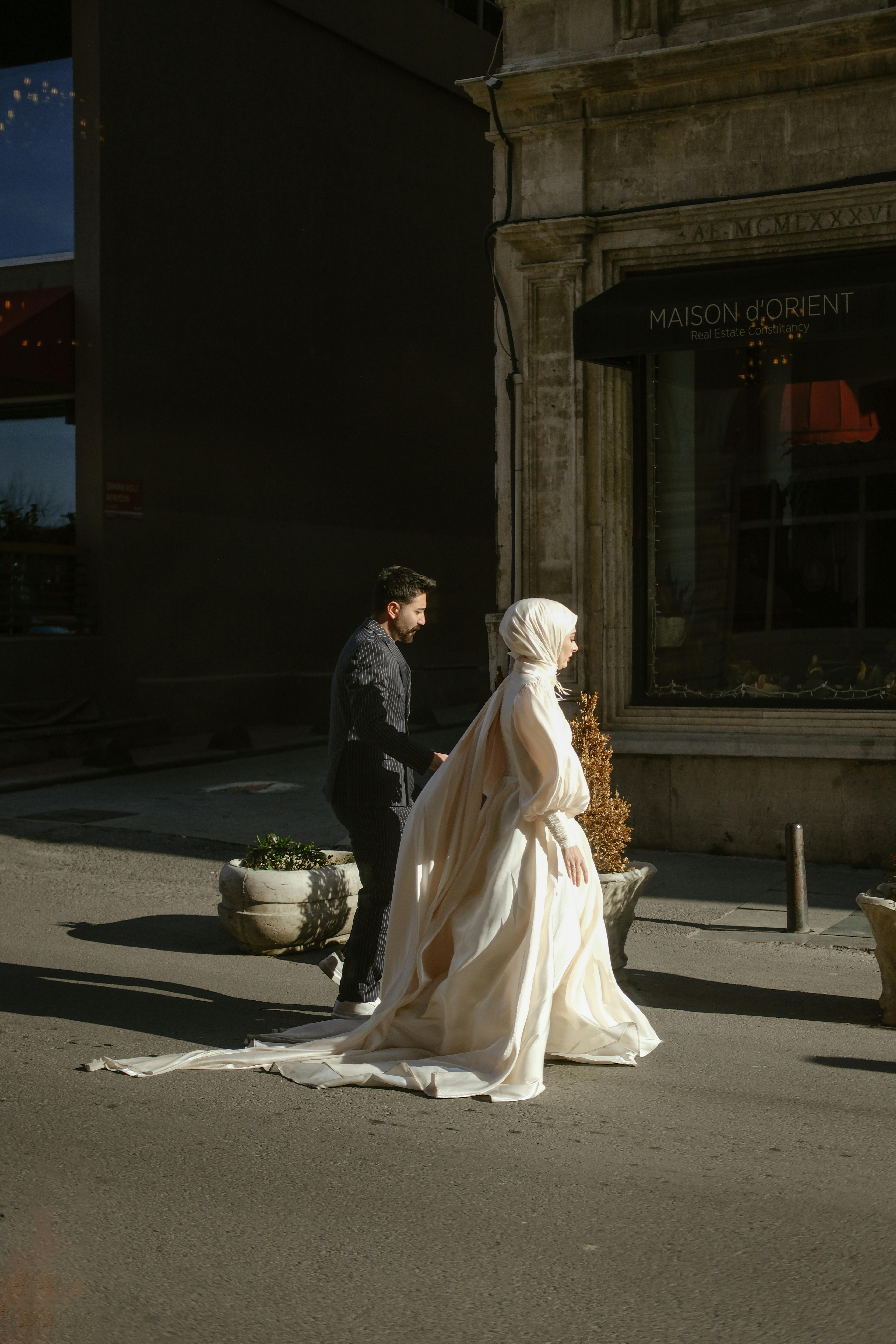 Muslim Wedding Couple Back Photos, Download The BEST Free Muslim ...