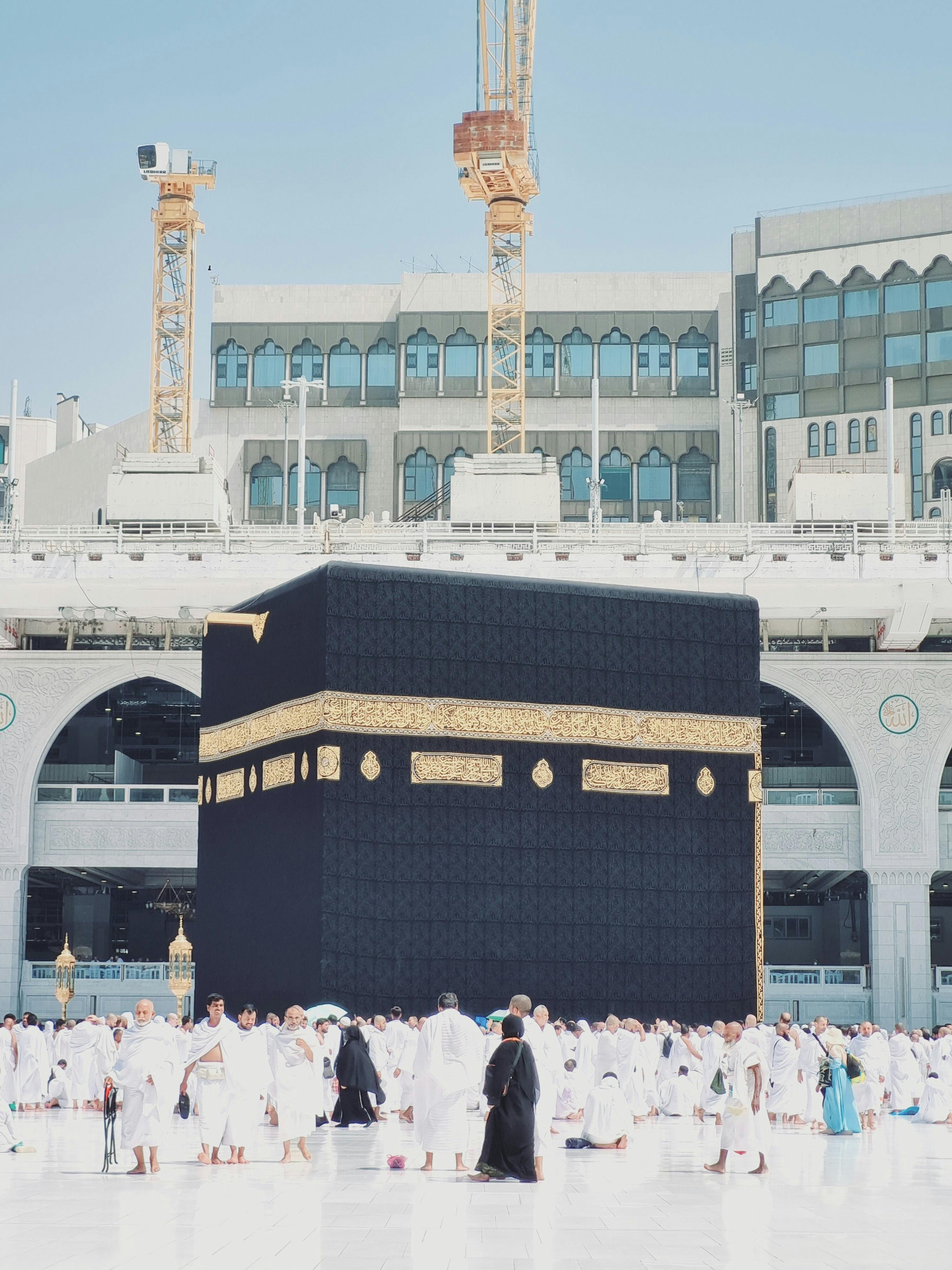 Crowd around Kaaba in Mecca at Sunset · Free Stock Photo