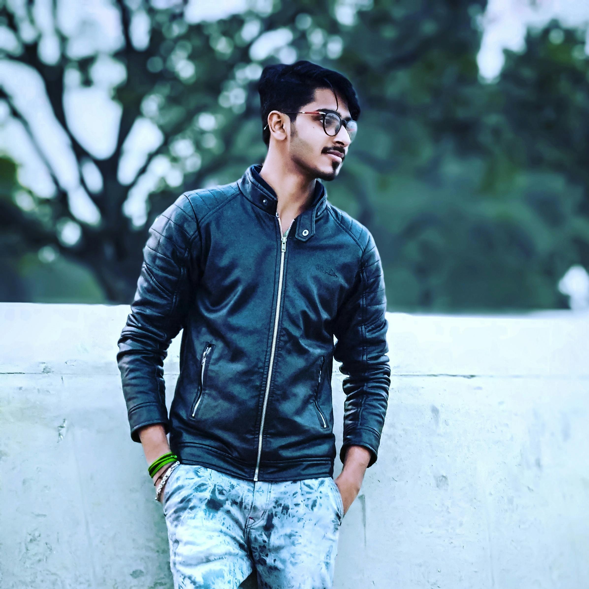 Hasan Abbas 님의 Aman 컬렉션 사진 및 동영상 24개