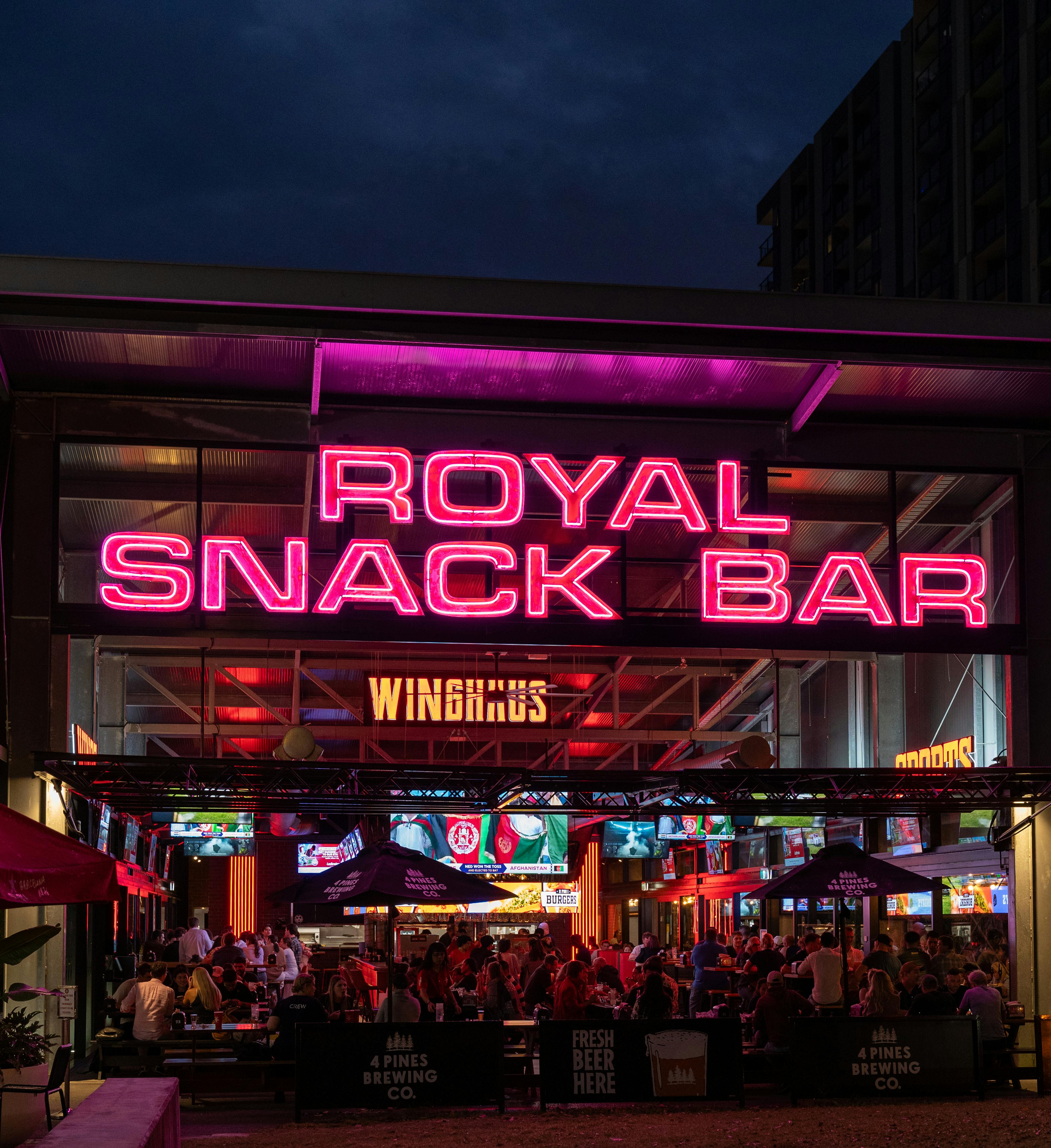 Royal Snack Bar in Bowen Hills at Night · Free Stock Photo