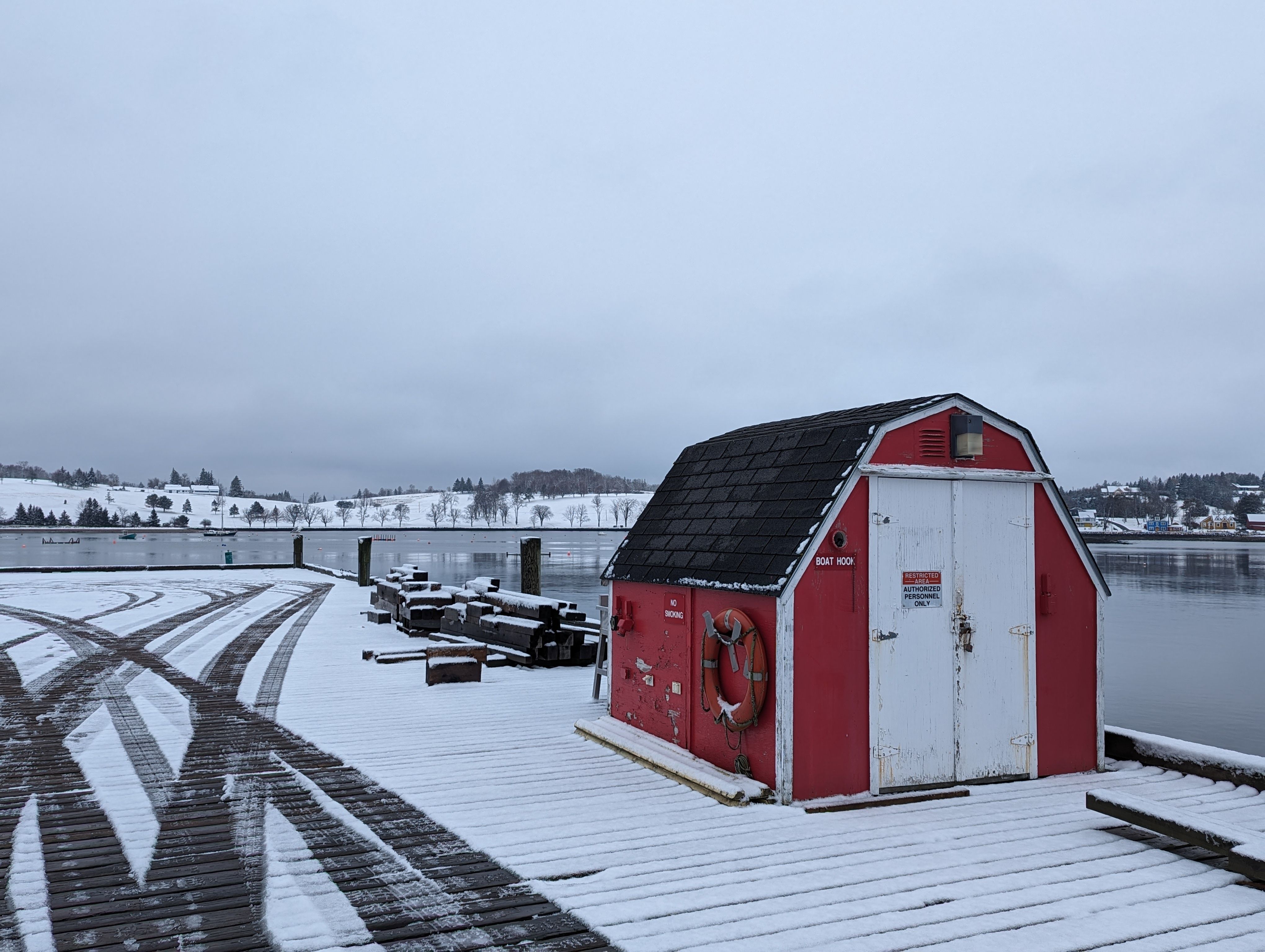 Shed on Pier on Sea Shore · Free Stock Photo