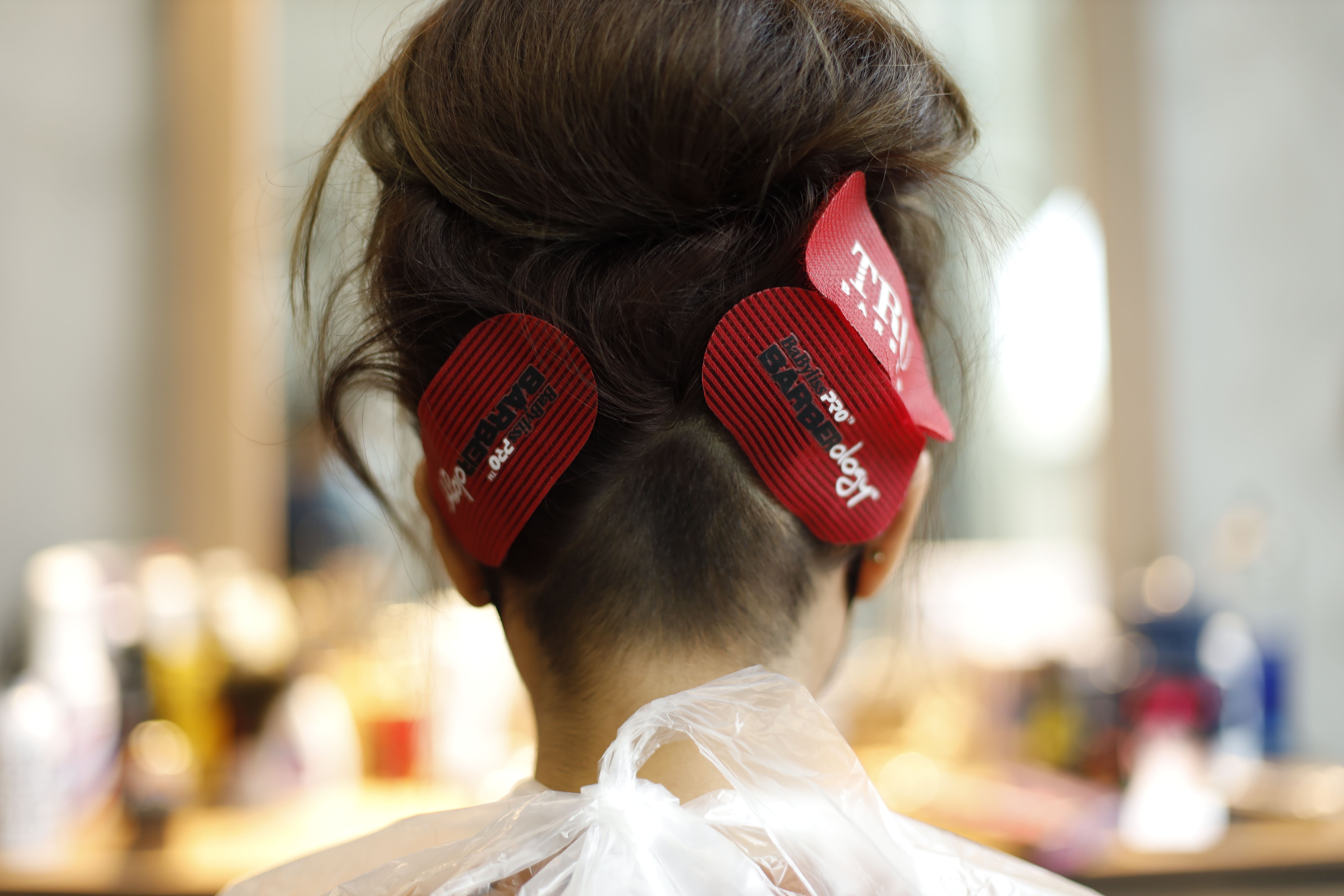 Clips on Woman Hair at Hairdresser · Free Stock Photo