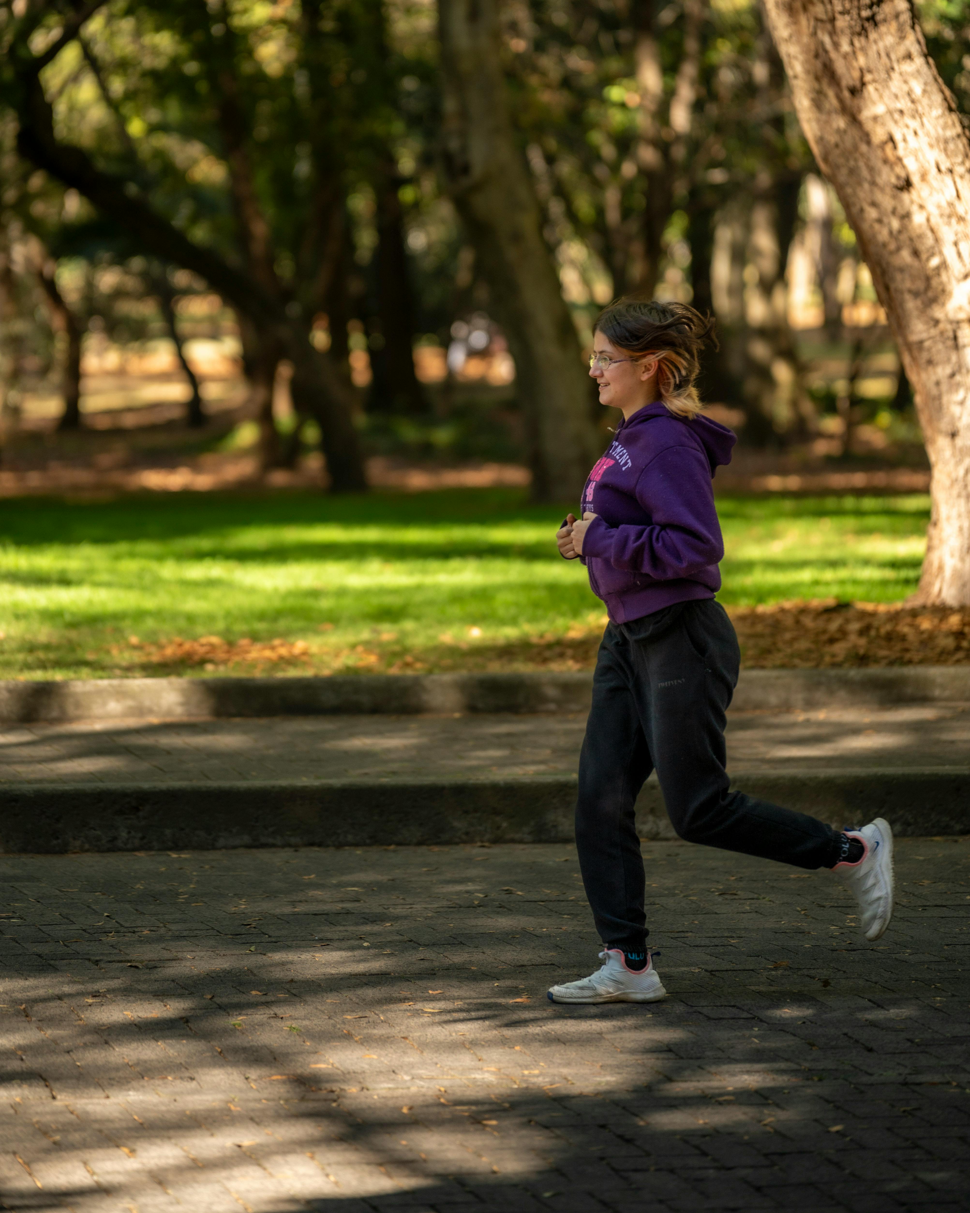 Run Female Photos, Download The BEST Free Run Female Stock Photos & HD ...