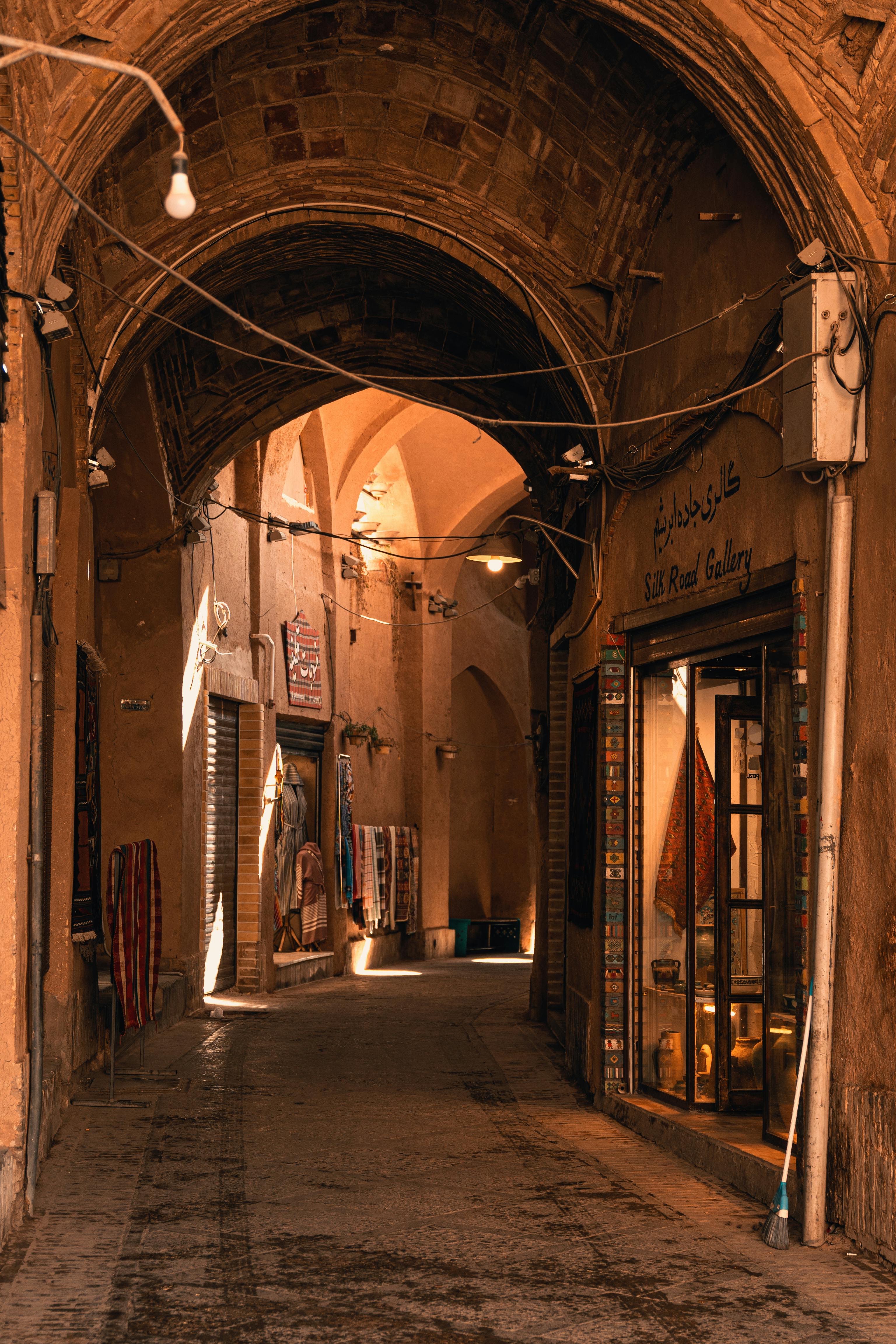 Arched Passageway in Old City · Free Stock Photo