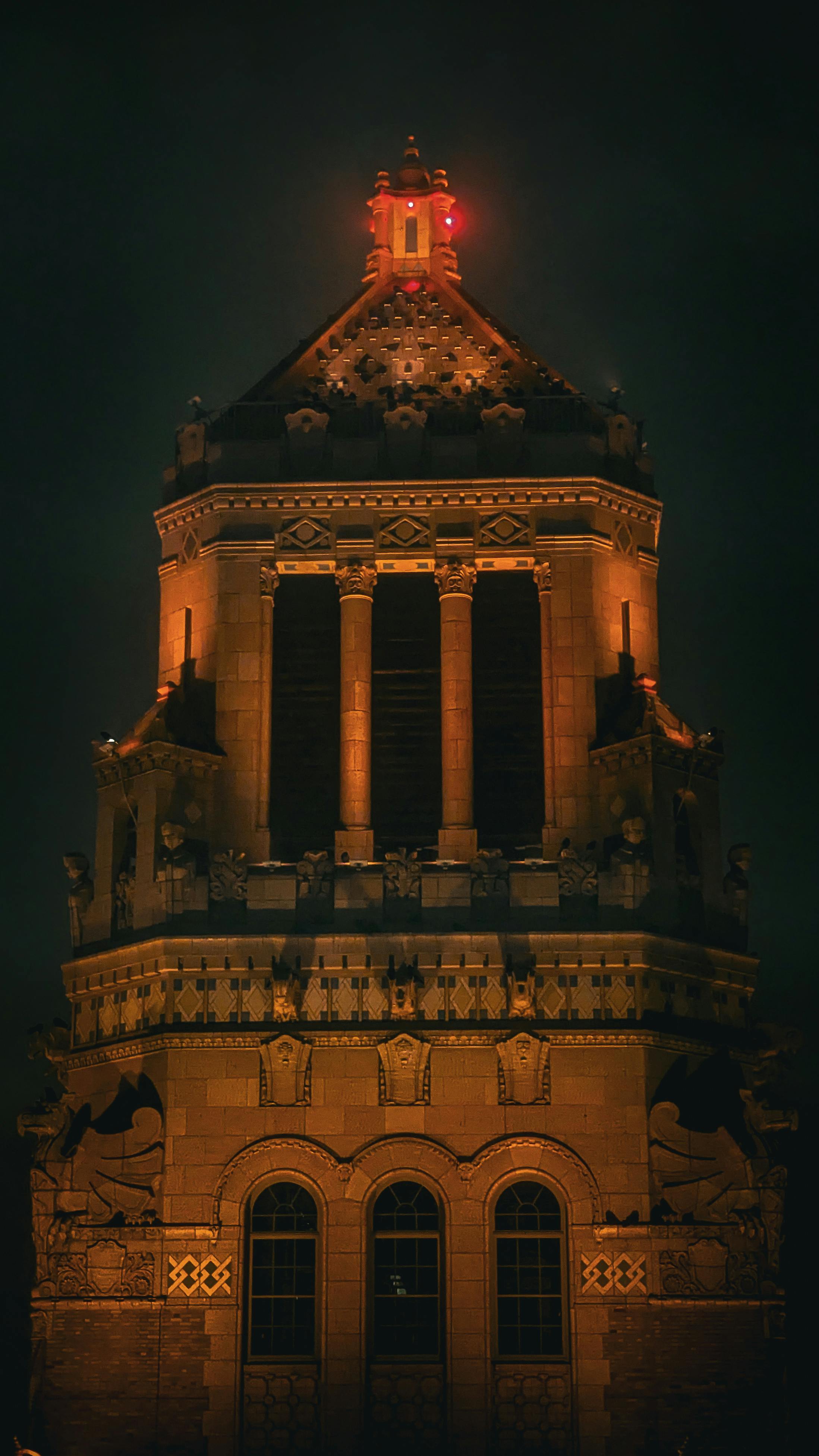 Tower of Mayo Clinic in Rochester, USA · Free Stock Photo