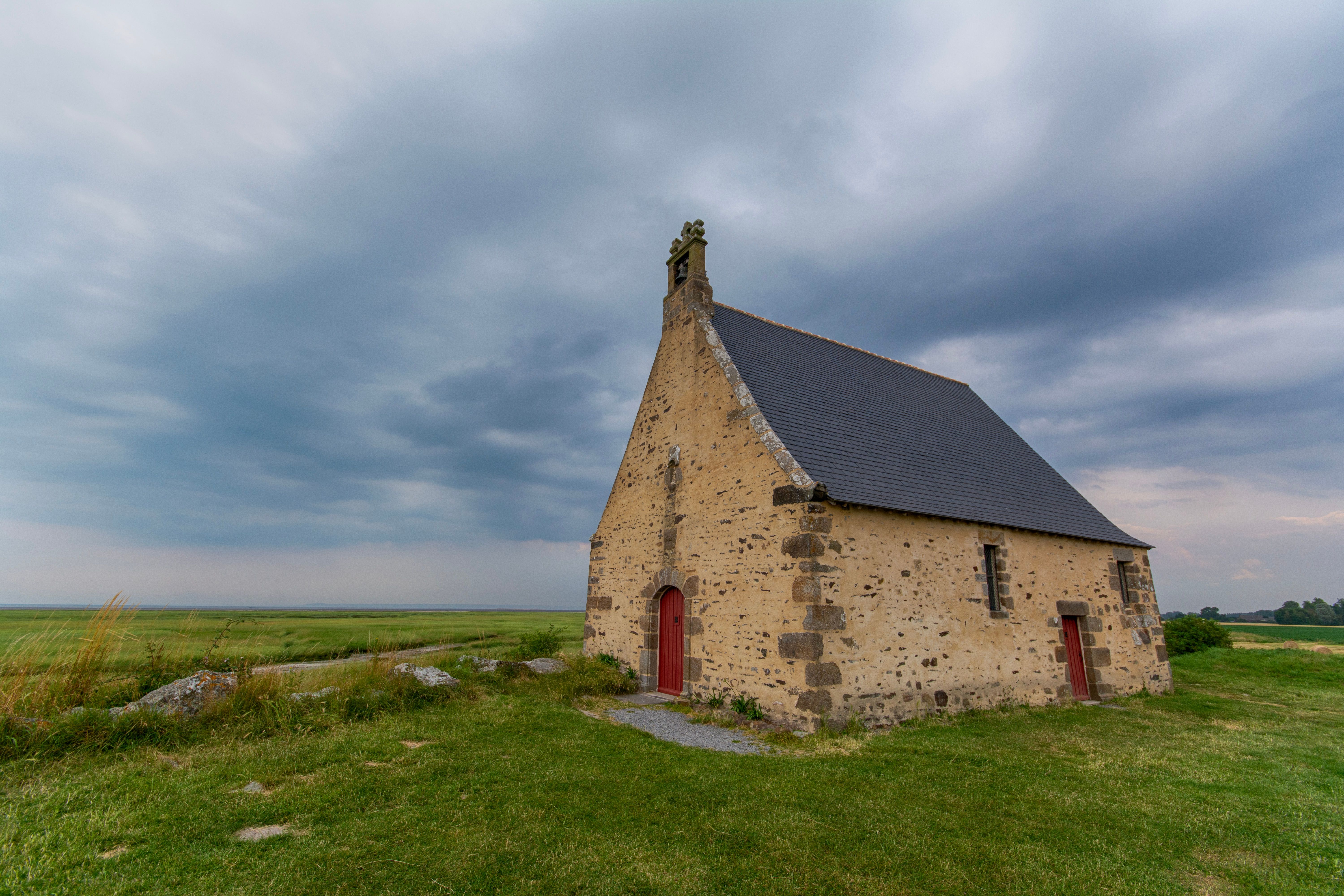 Lonely Church on a Field · Free Stock Photo