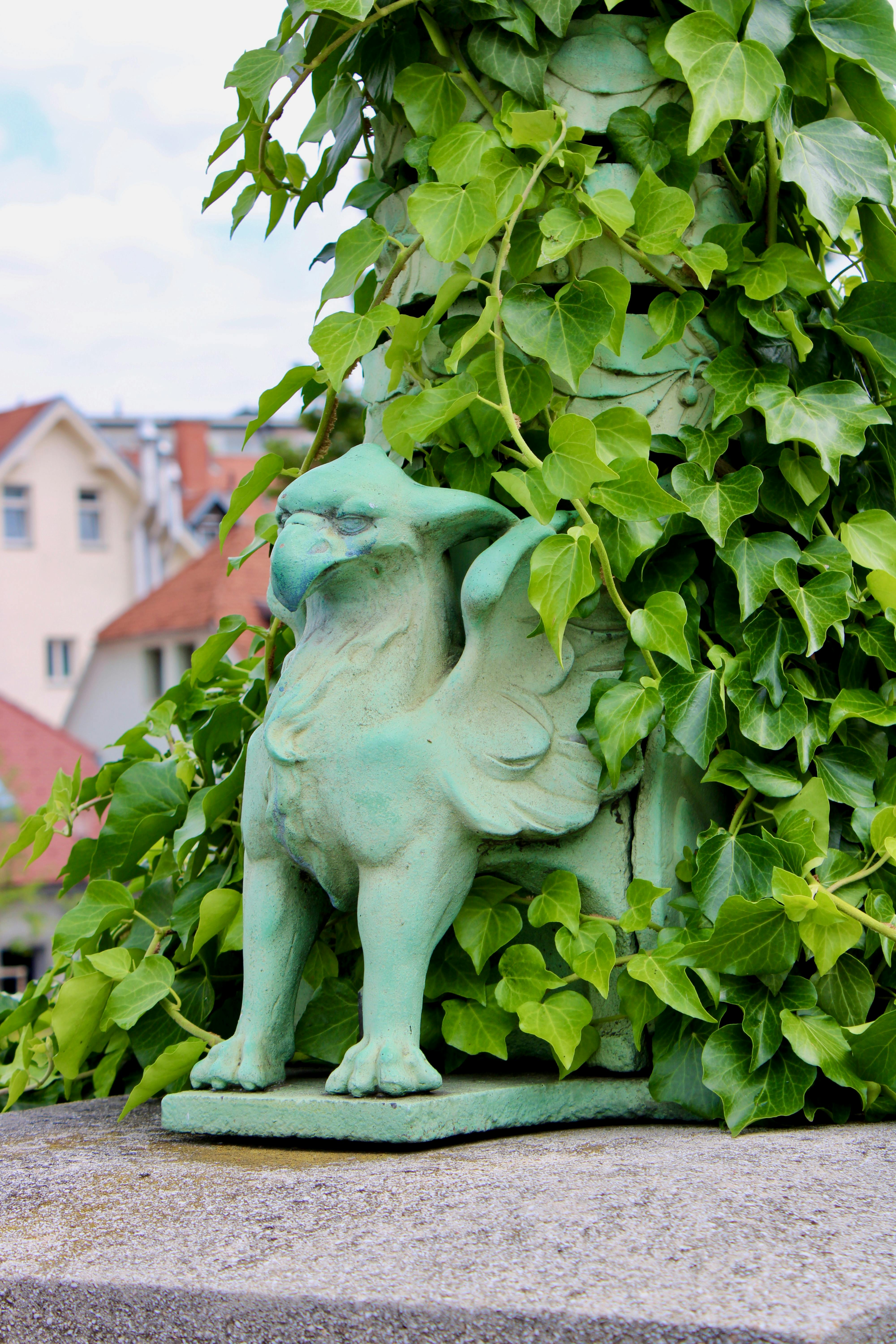 Sculpture of Gryphon · Free Stock Photo