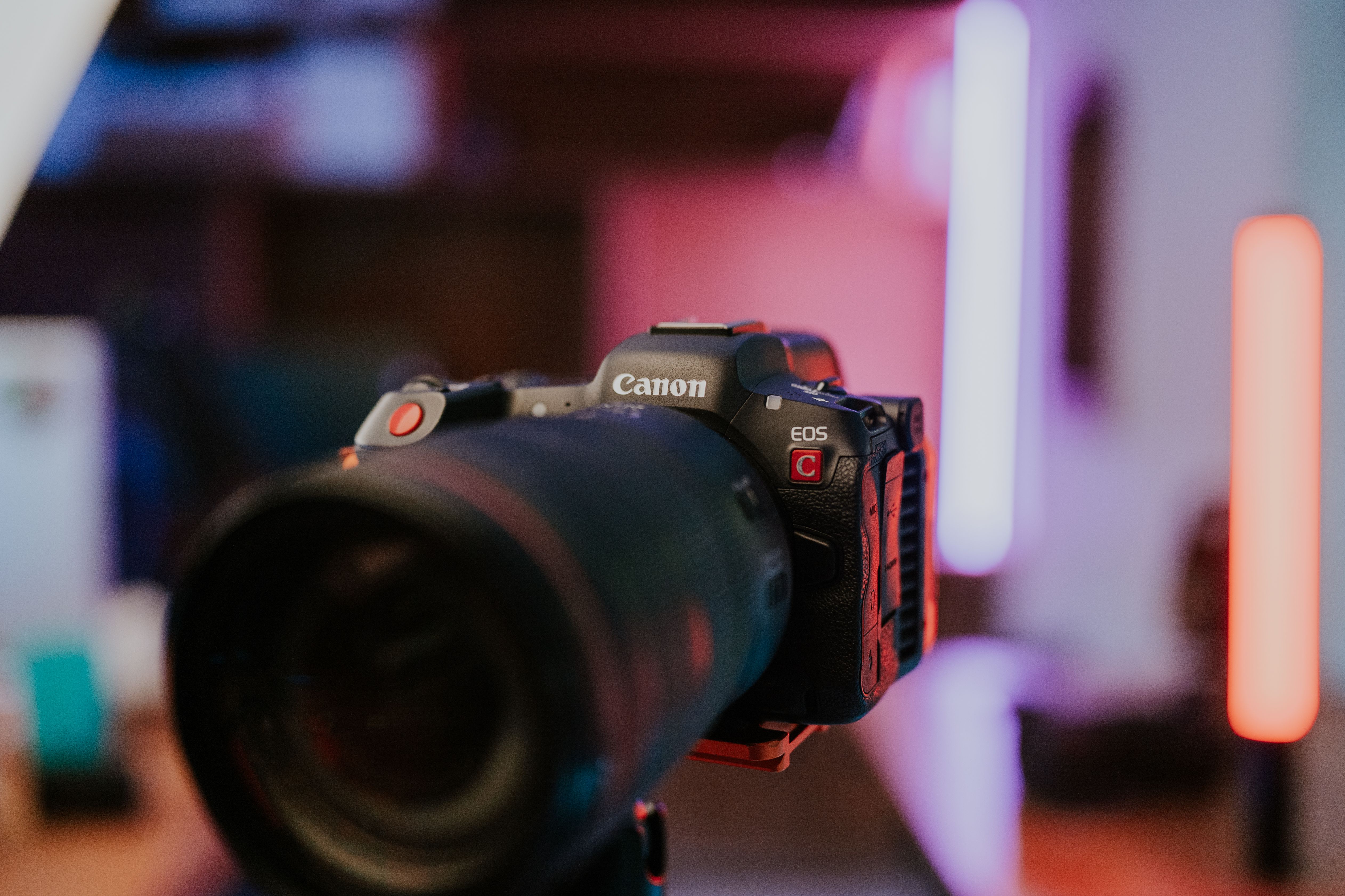 Camera and Lights behind · Free Stock Photo