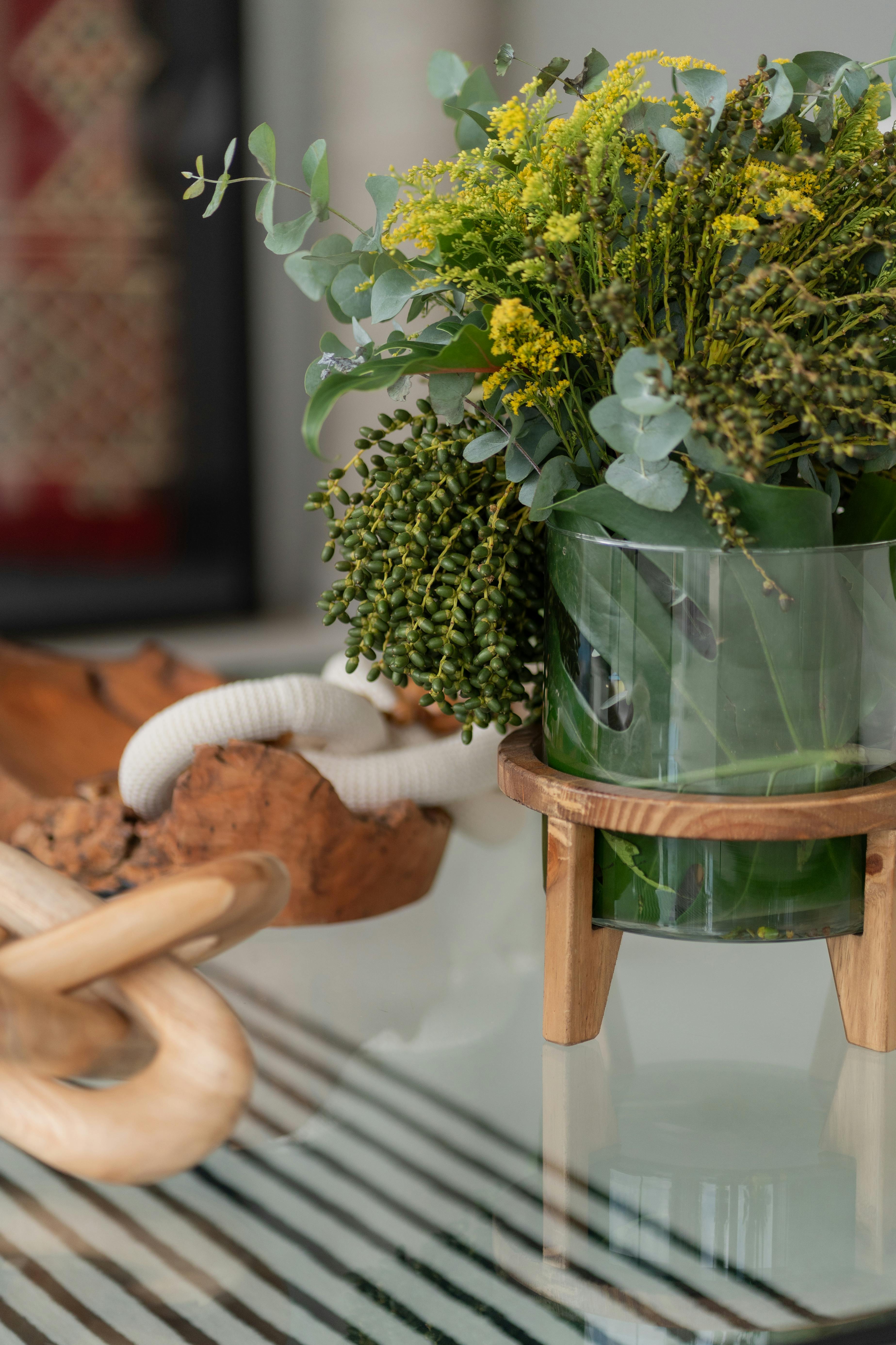 Flower Arrangement on Coffee Table · Free Stock Photo