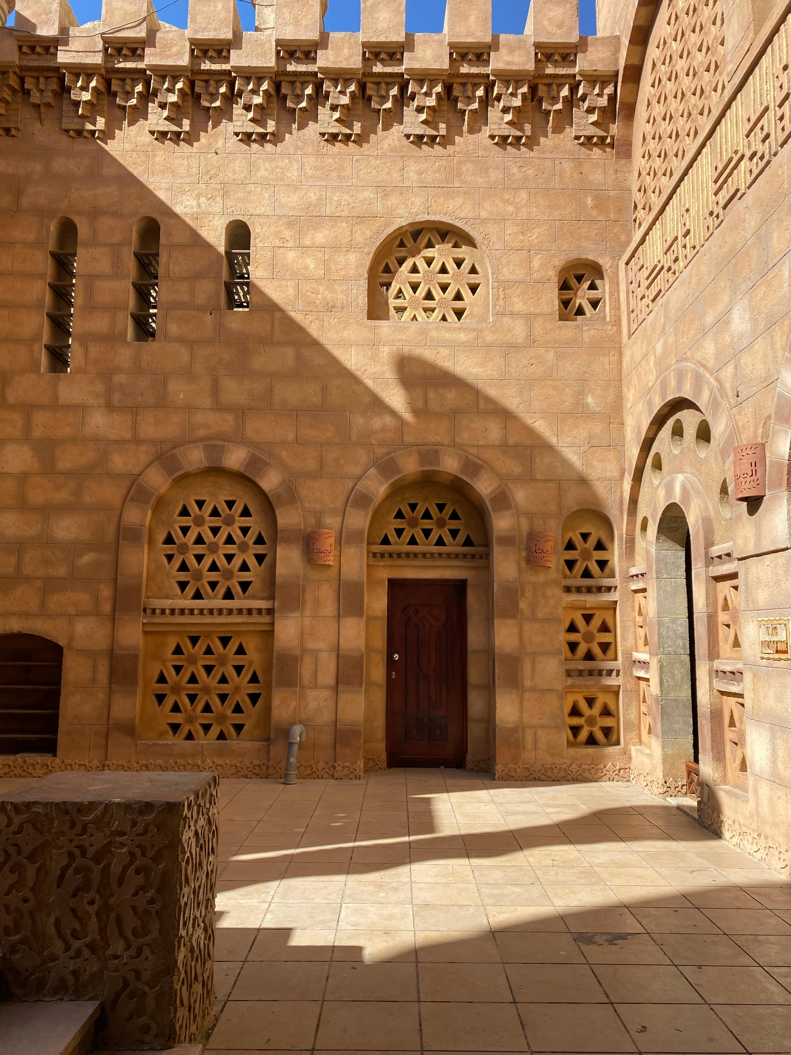 Courtyard of Medieval, Arabic Palace · Free Stock Photo