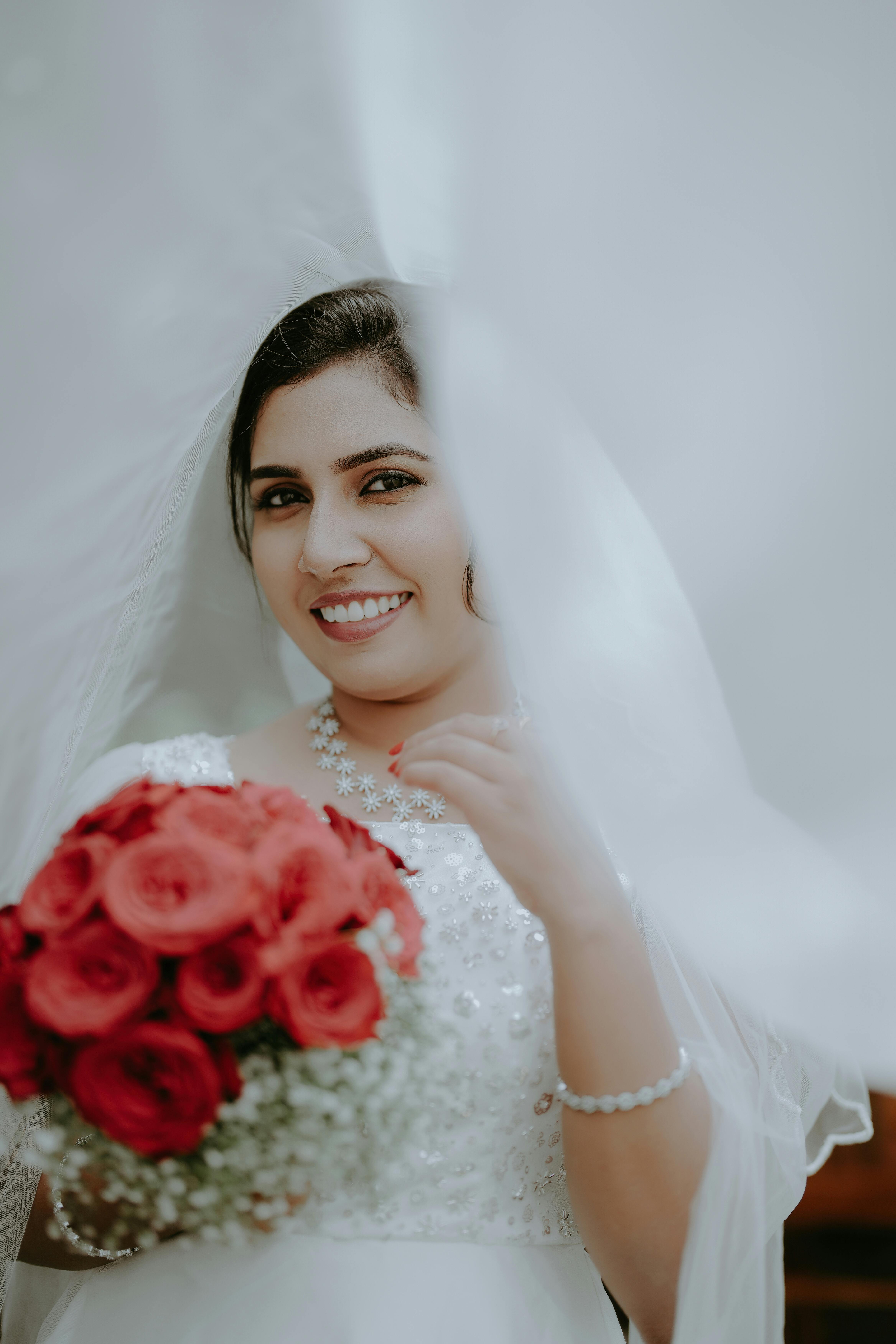 Bride With Flowers Photos, Download The BEST Free Bride With Flowers ...