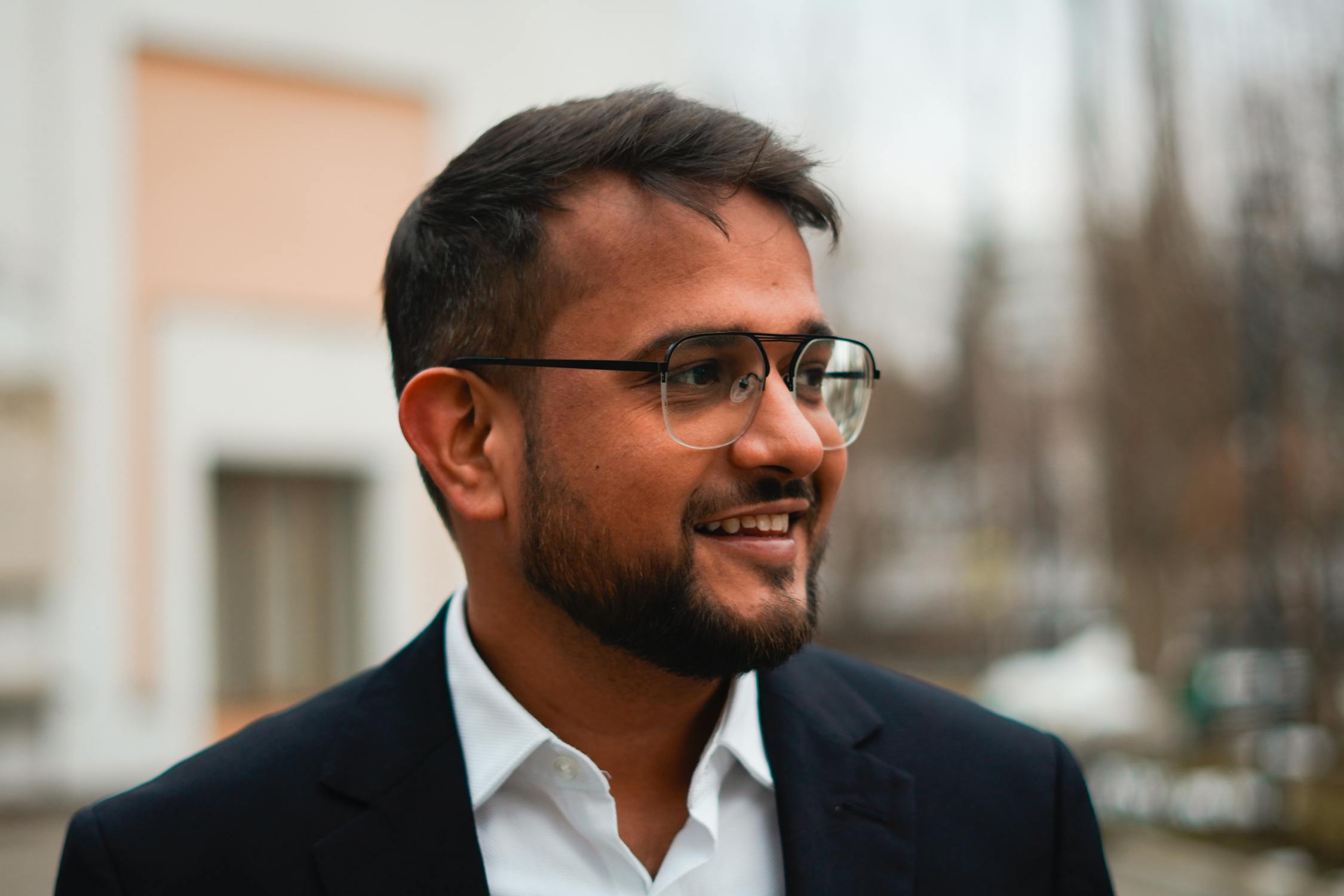 Portrait of an Elegant Man Wearing Sunglasses · Free Stock Photo Portrait of an Elegant Man Wearing Sunglasses · Free Stock Photo