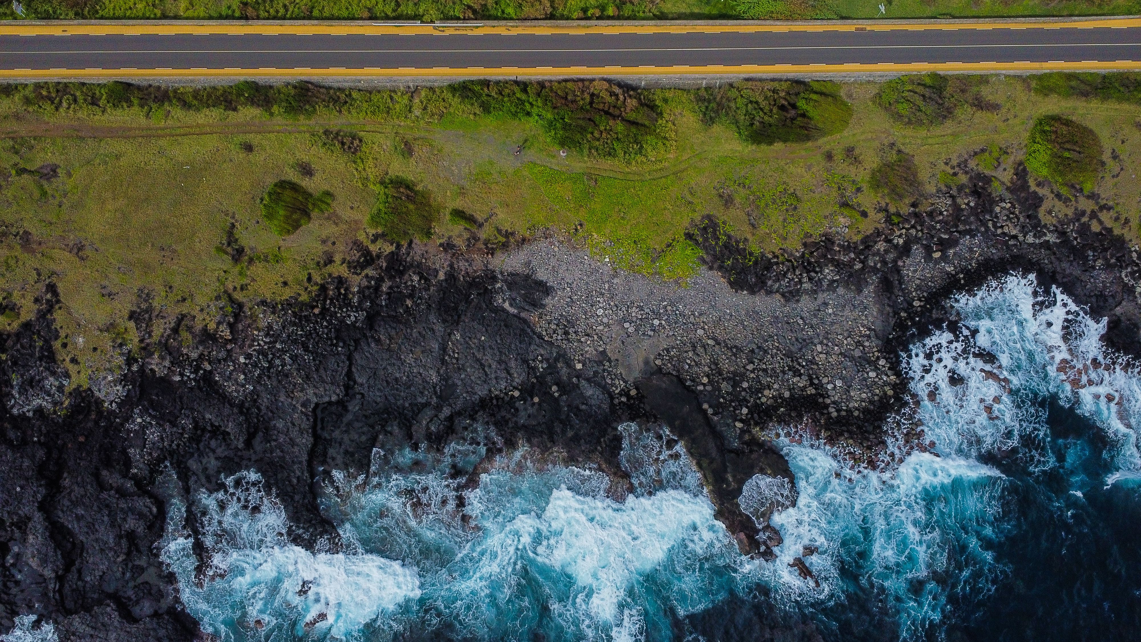 Road on Sea Coast · Free Stock Photo