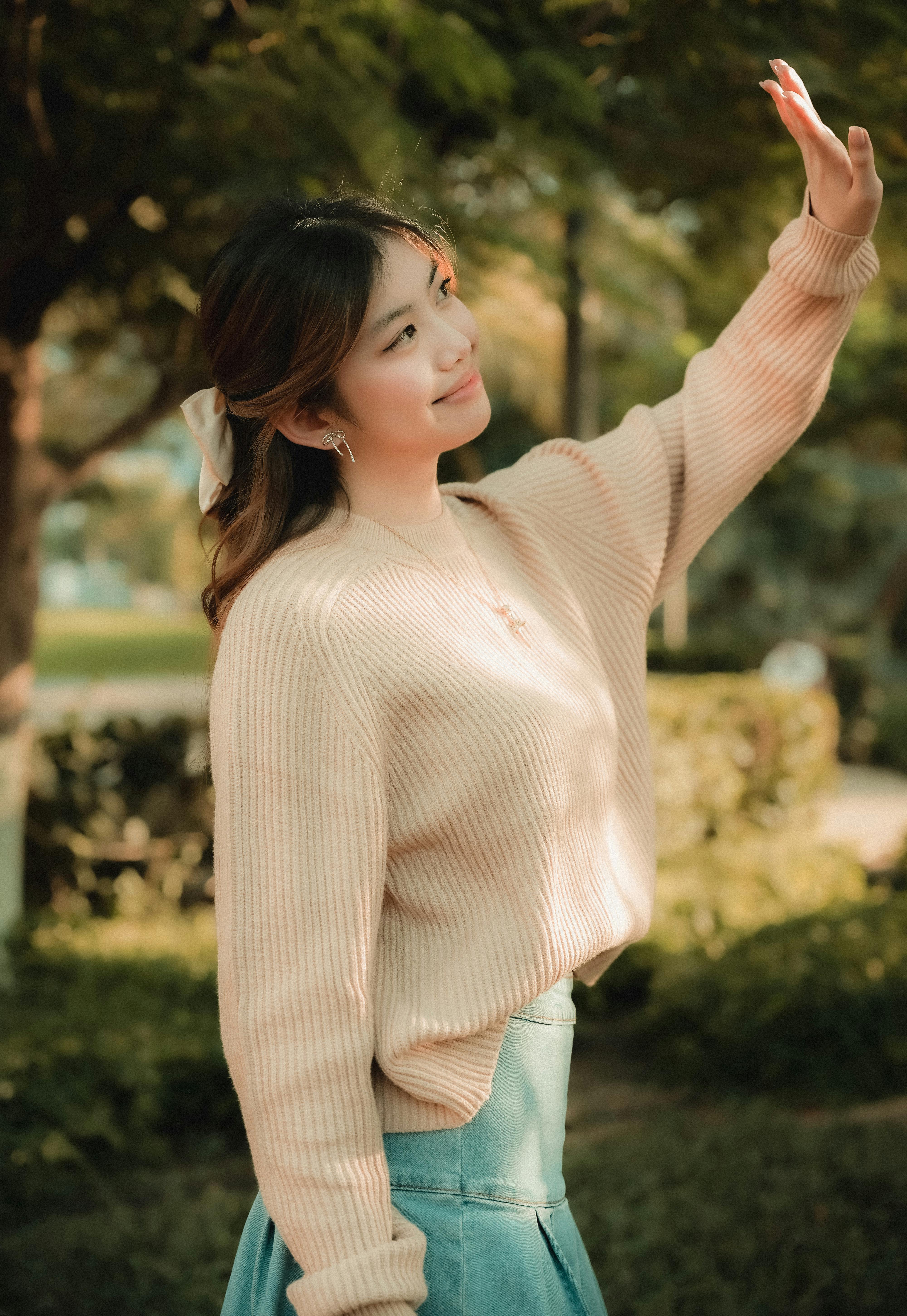 Girl Sweater Photos, Download The BEST Free Girl Sweater Stock Photos ...