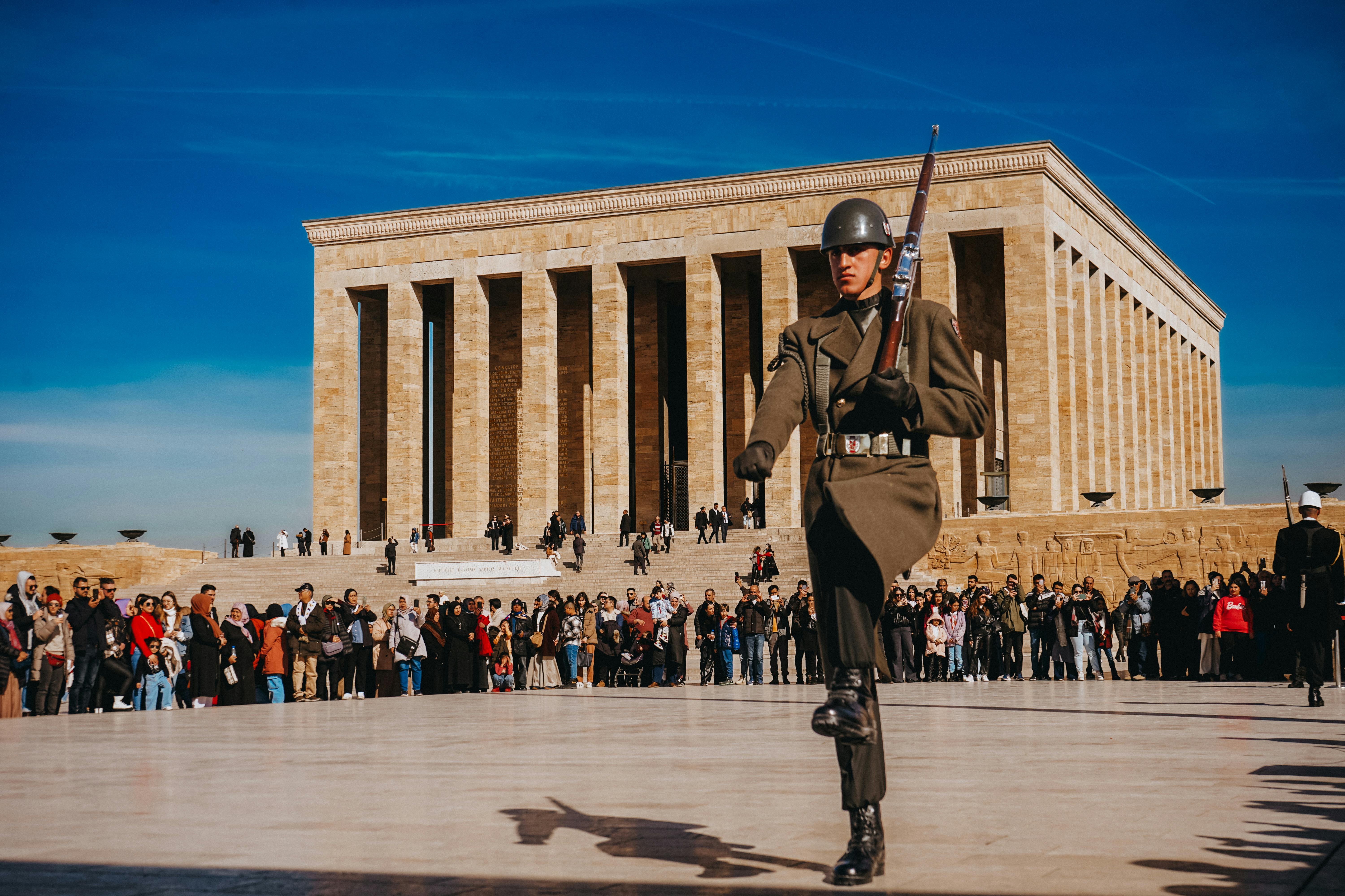 Guard Changing Photos, Download The BEST Free Guard Changing Stock ...