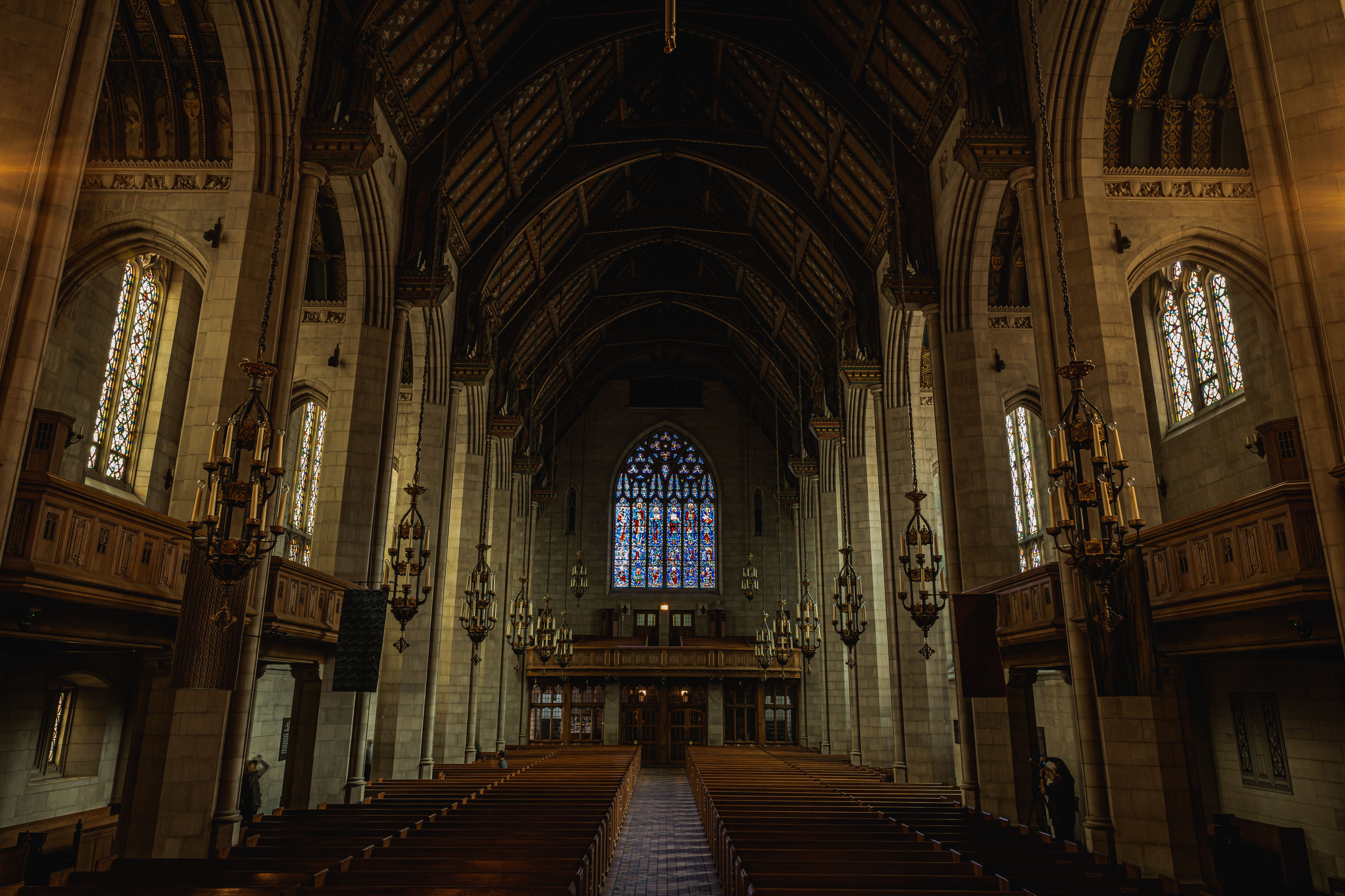 Aisle of Gothic Church in Nantes · Free Stock Photo