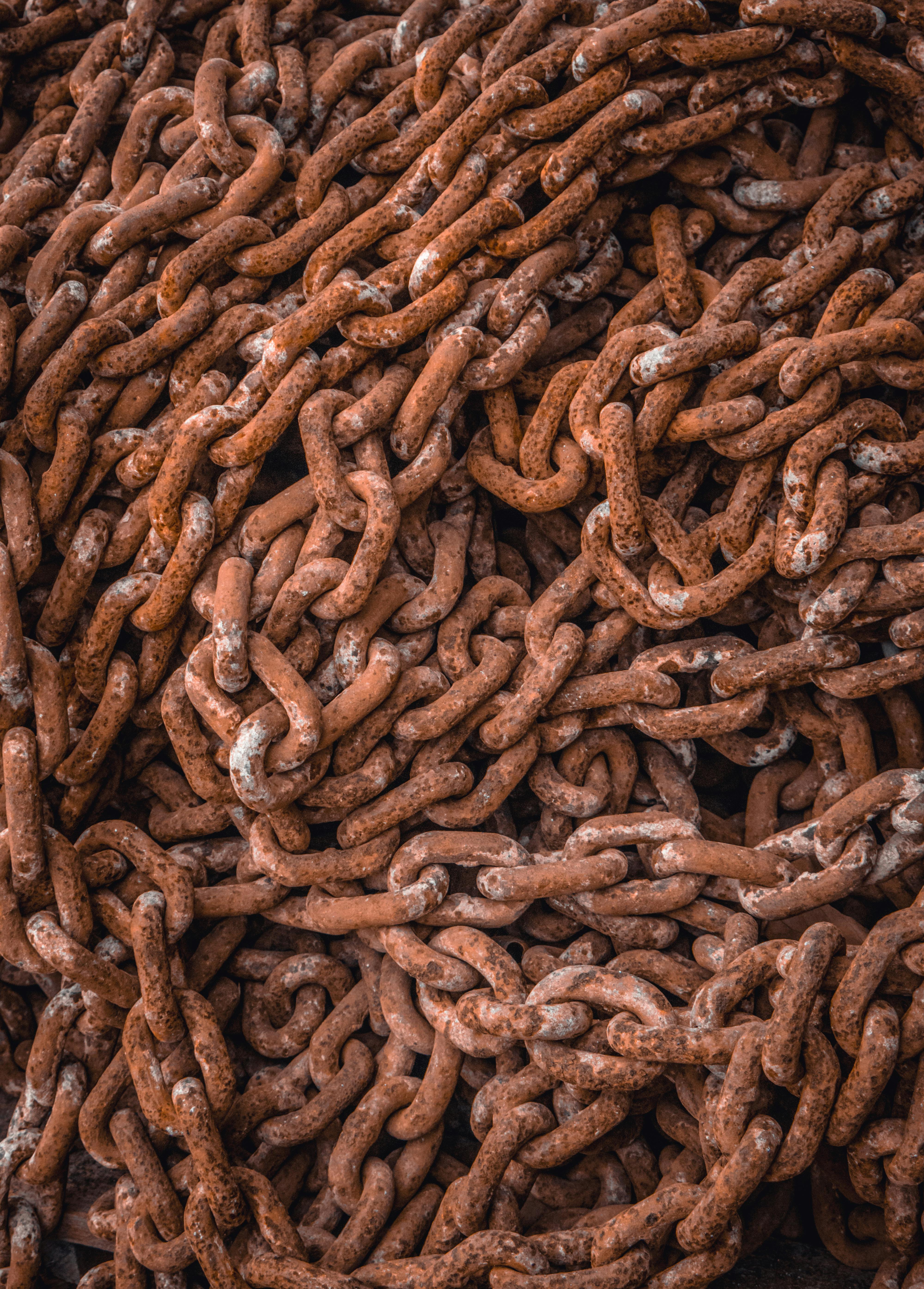 A pile of rusty chains · Free Stock Photo
