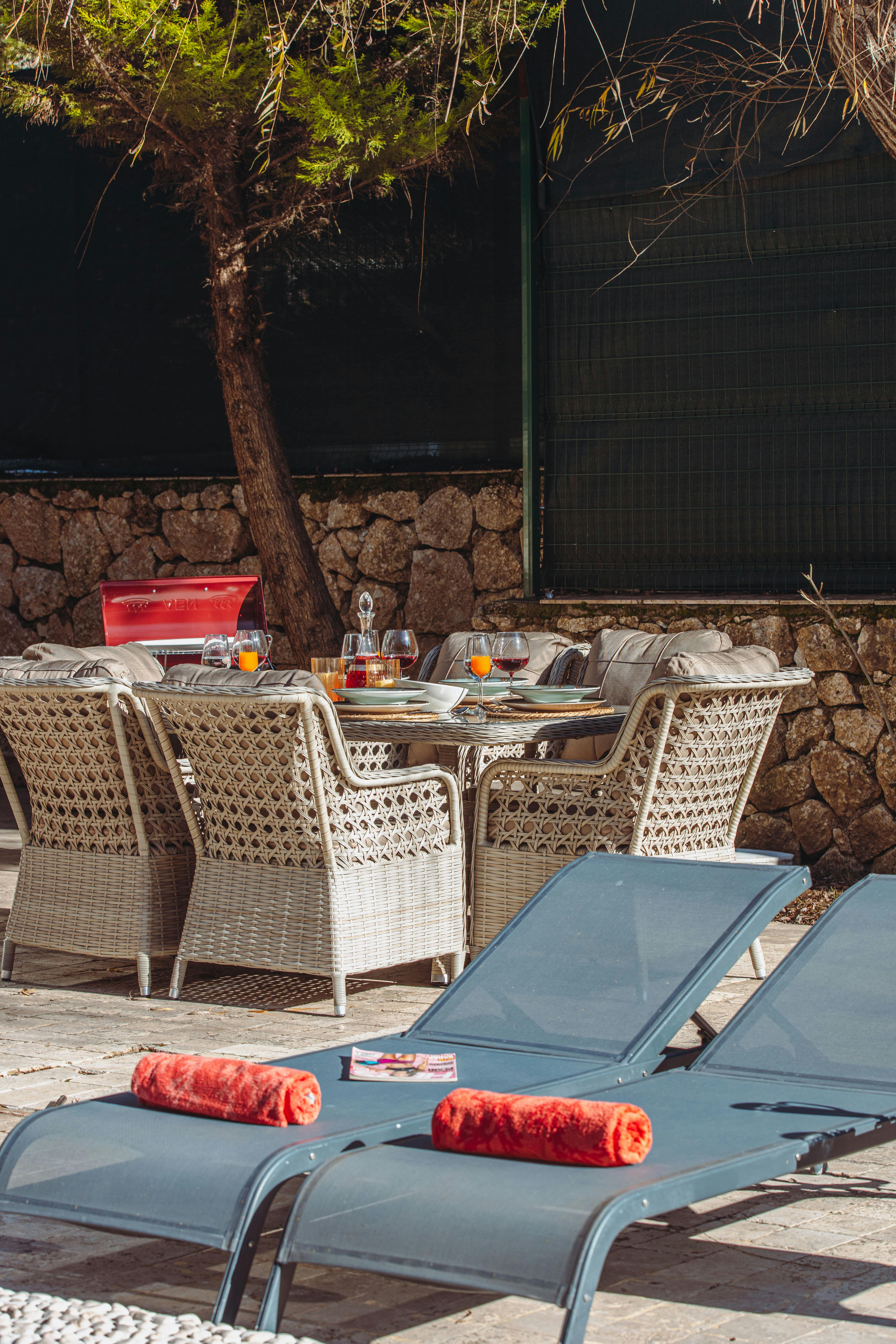 Table In Hotel Photos, Download The BEST Free Table In Hotel Stock ...