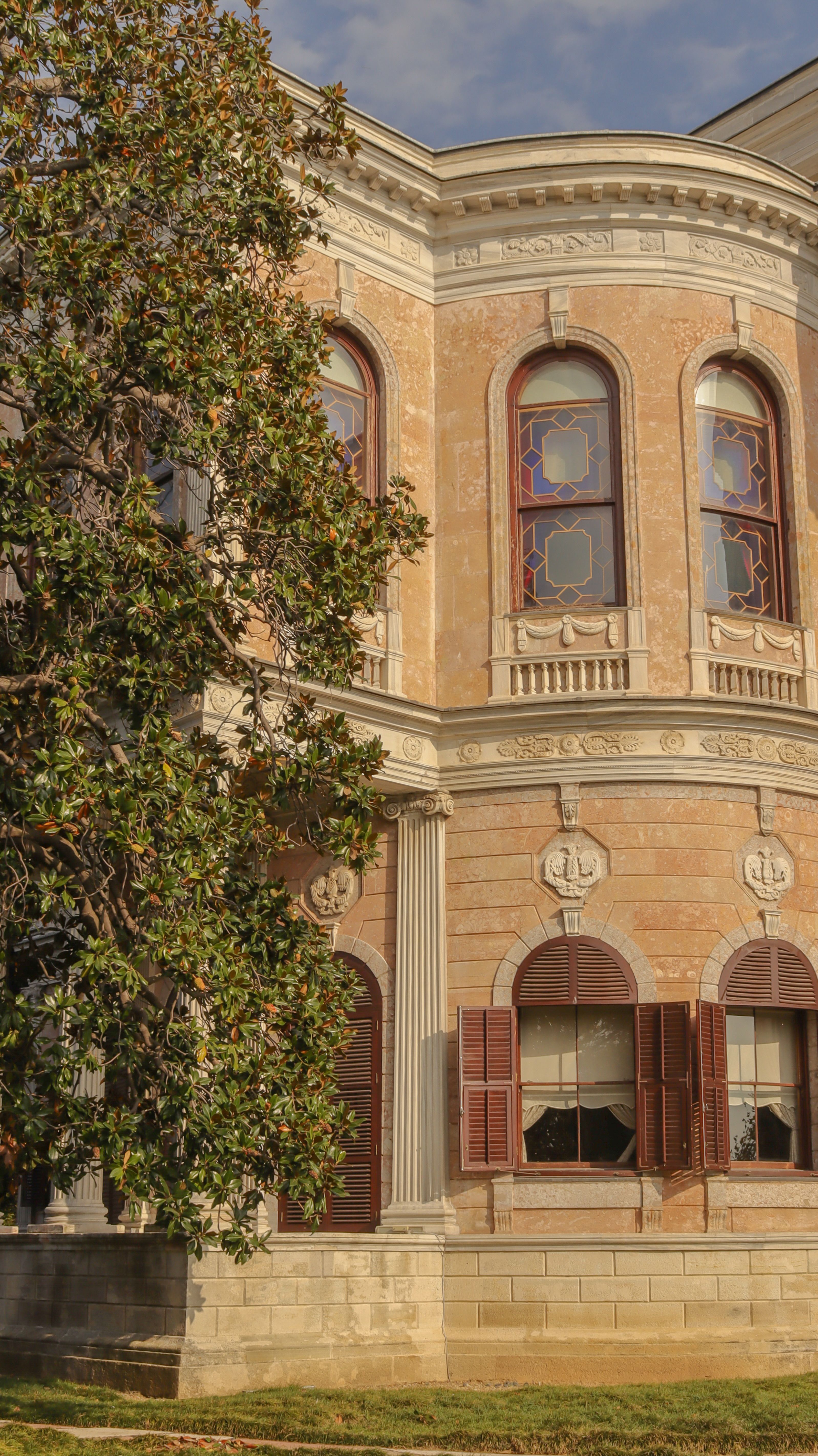 Windows of Beykoz Mecidiye Pavilion Museum in Istanbul · Free Stock Photo