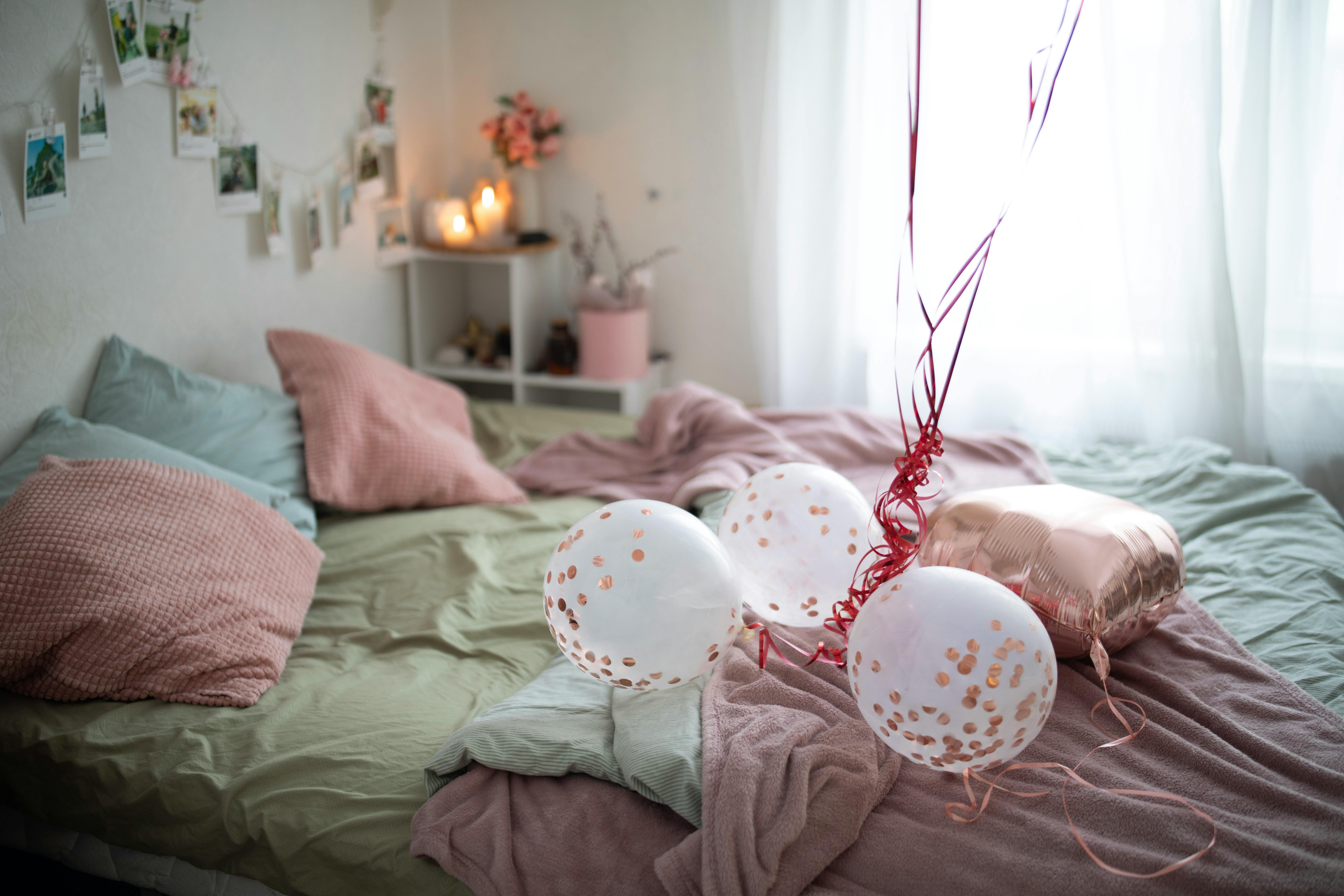 Balloons on Bed · Free Stock Photo