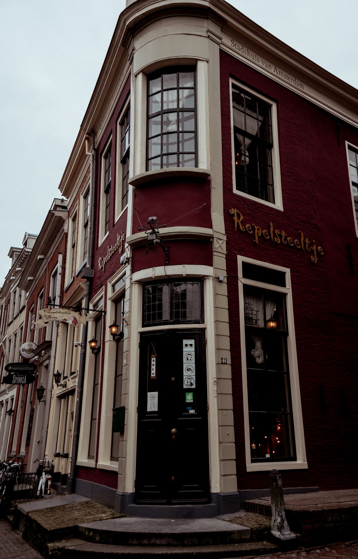 Repelsteeltje Grand Koffieshop Photos, Download The BEST Free ...