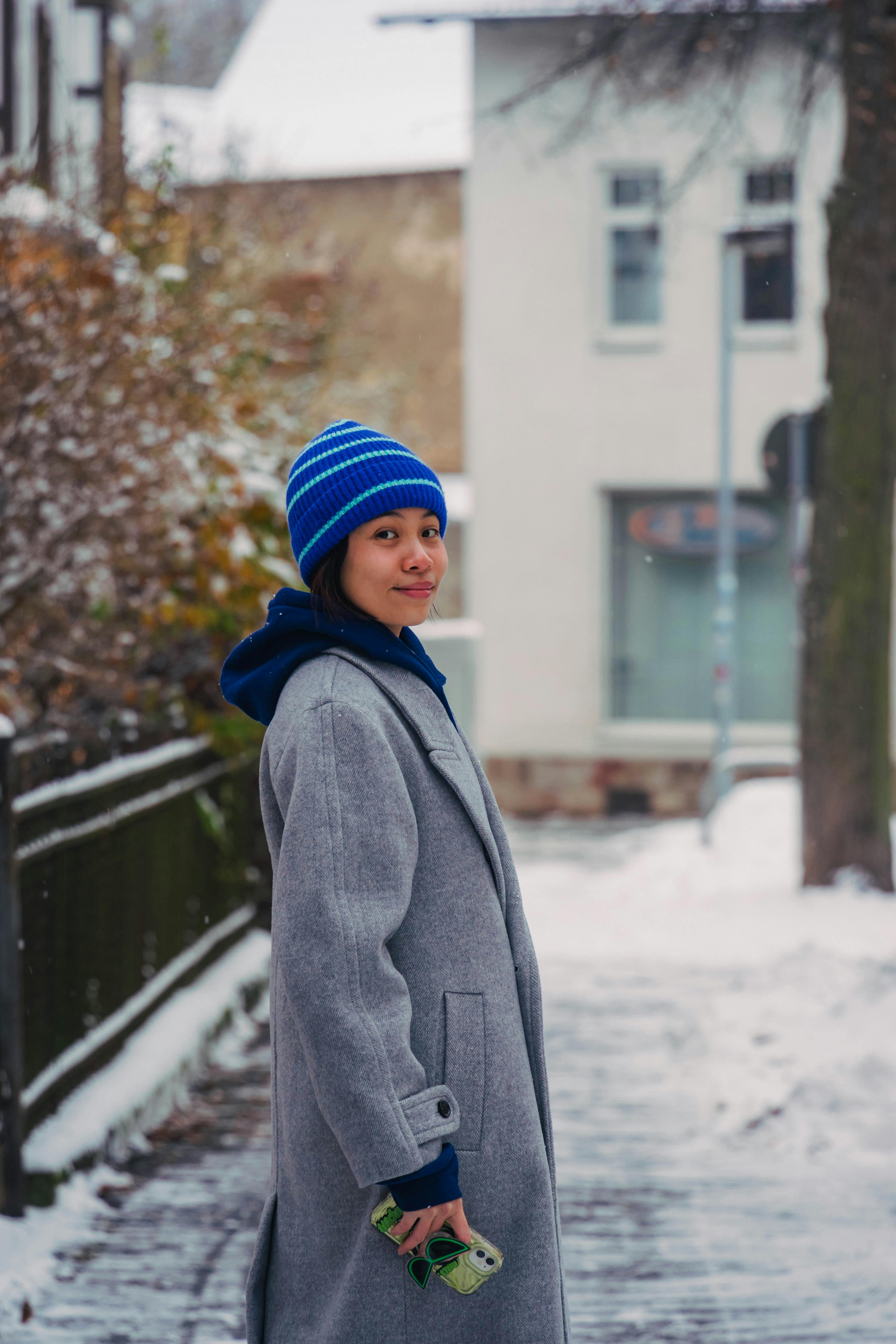 Model In Snow Photos, Download The BEST Free Model In Snow Stock Photos ...