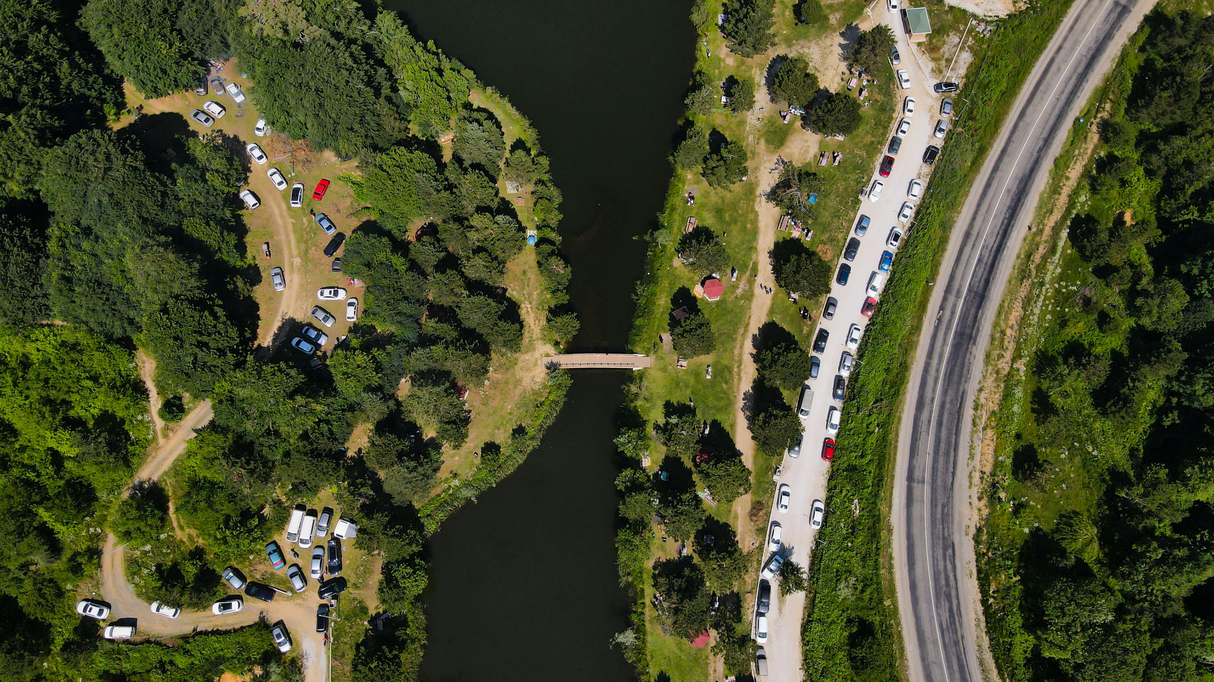 Road near River · Free Stock Photo