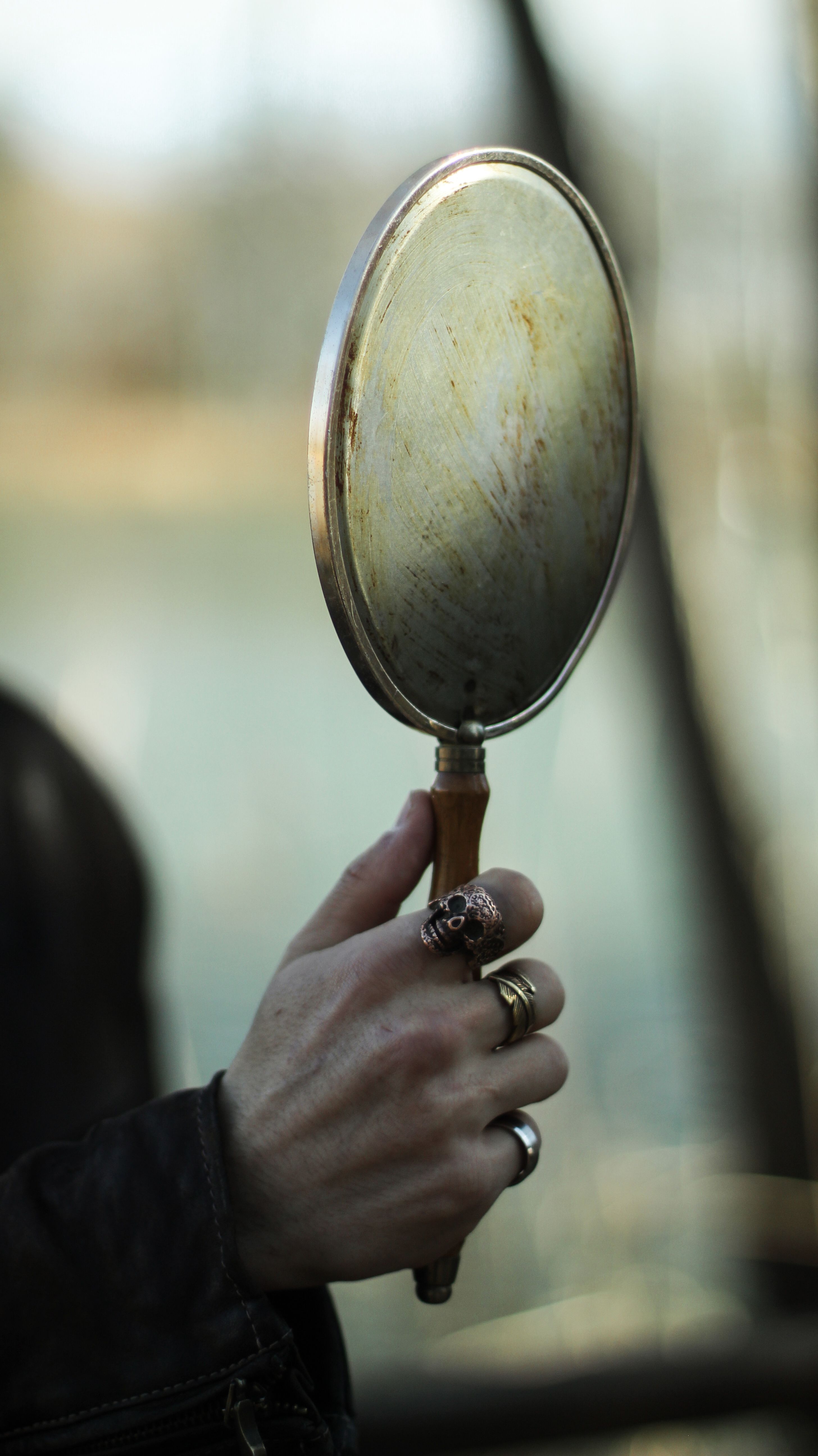 Old Fashioned Mirror · Free Stock Photo