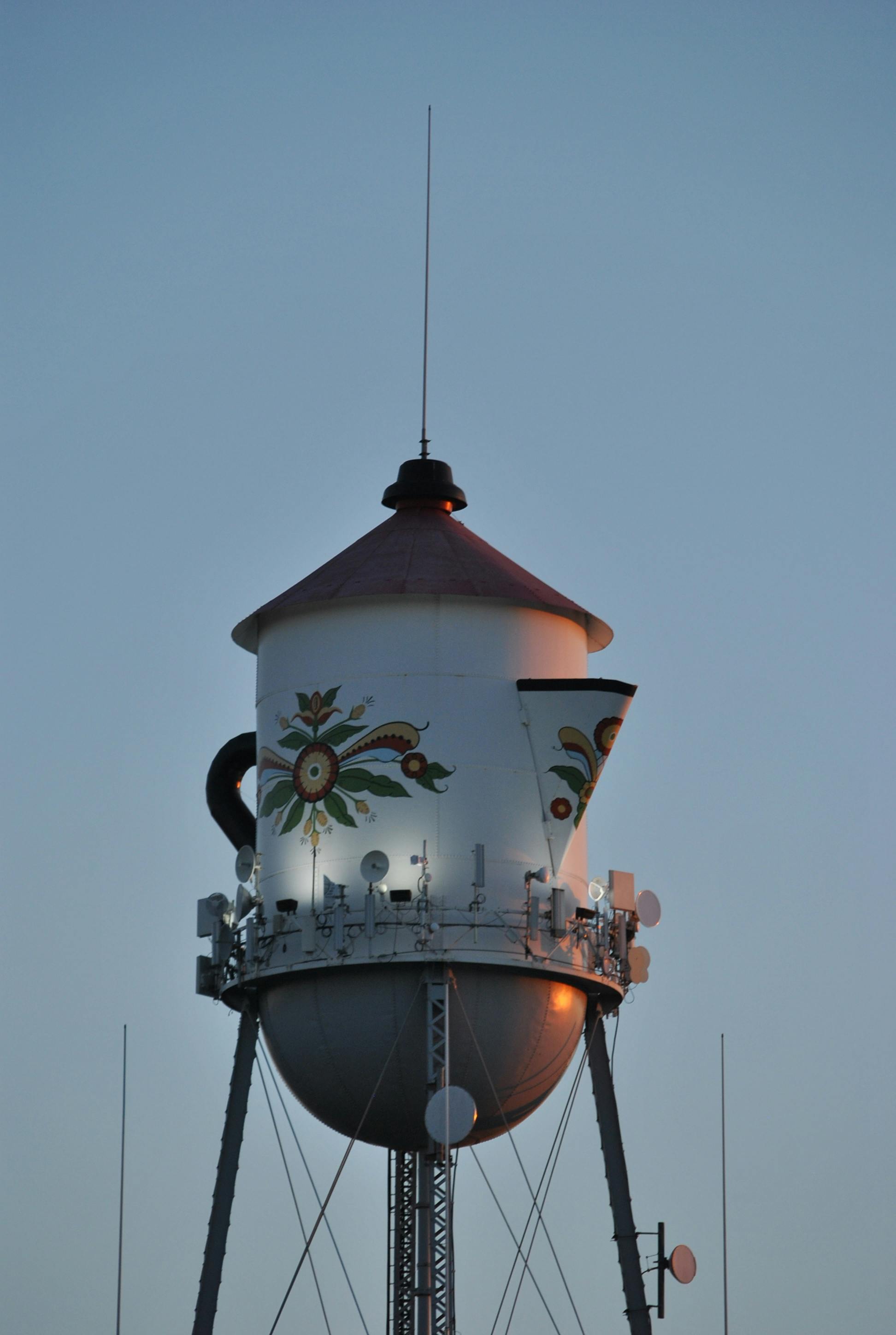 Swedish Coffee Pot Water Tower, Kingsburg, California, USA · Free Stock ...