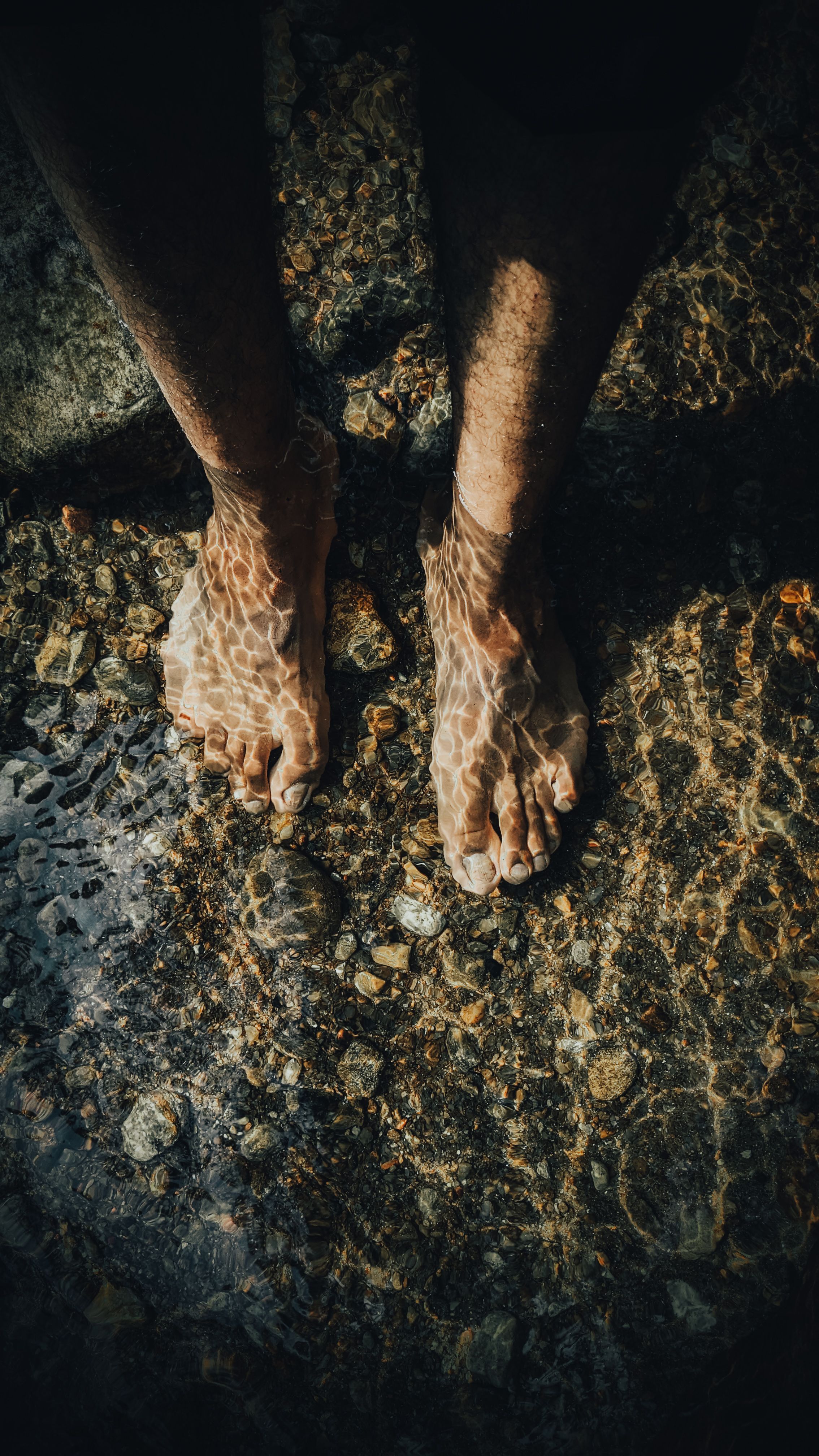 Bare Feet on the Ground · Free Stock Photo