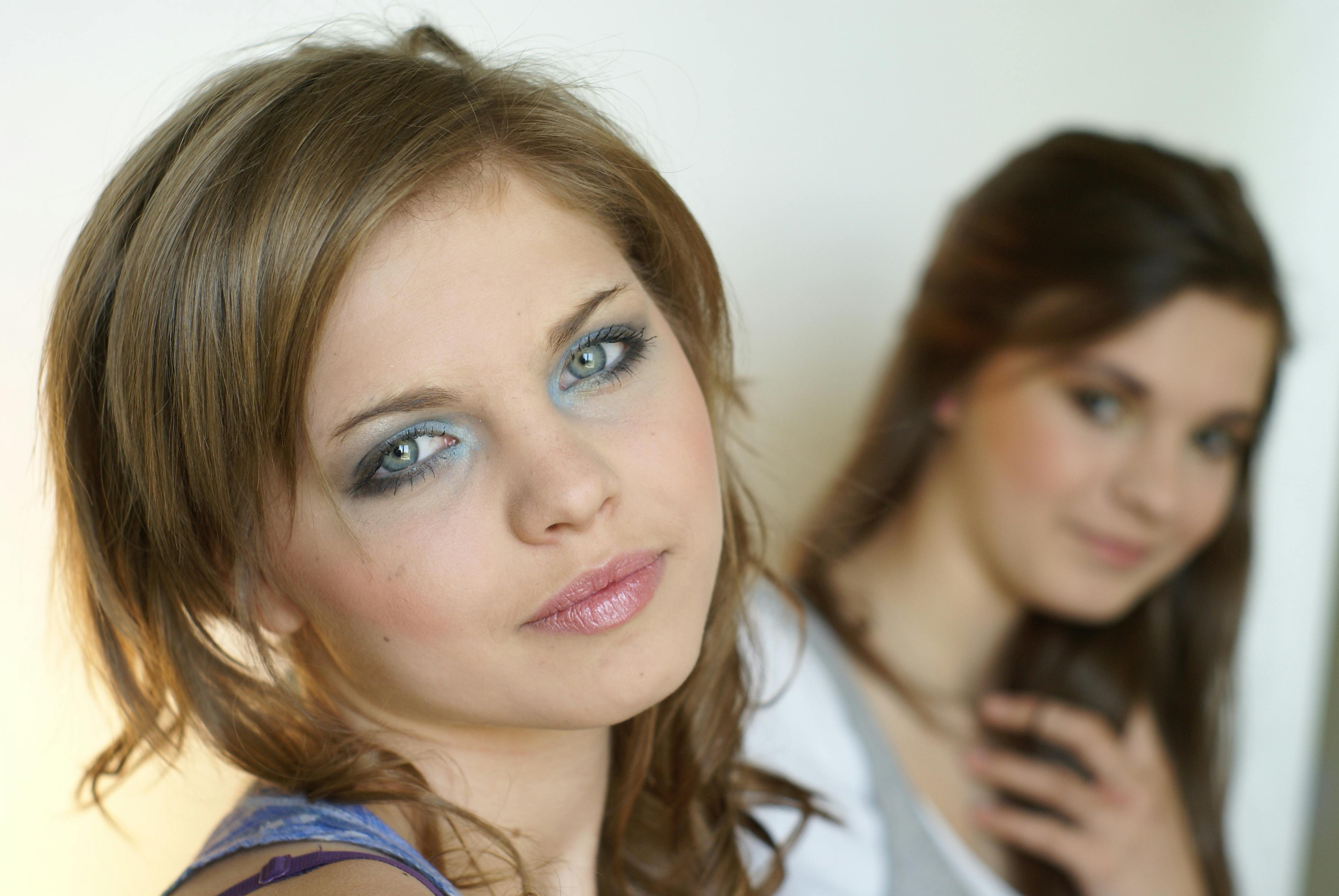 Two women with blue eyes · Free Stock Photo