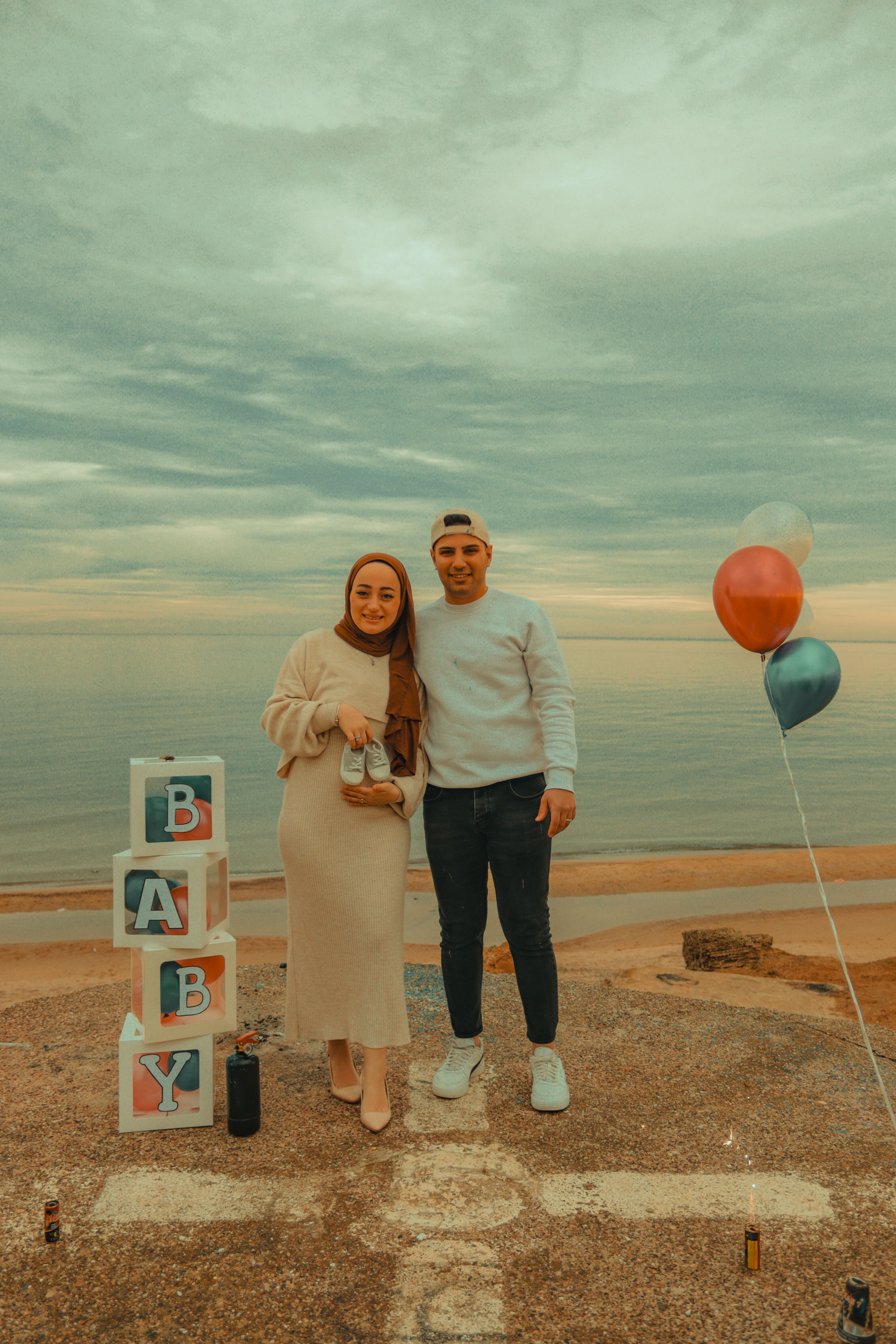 Couple Expecting Baby · Free Stock Photo