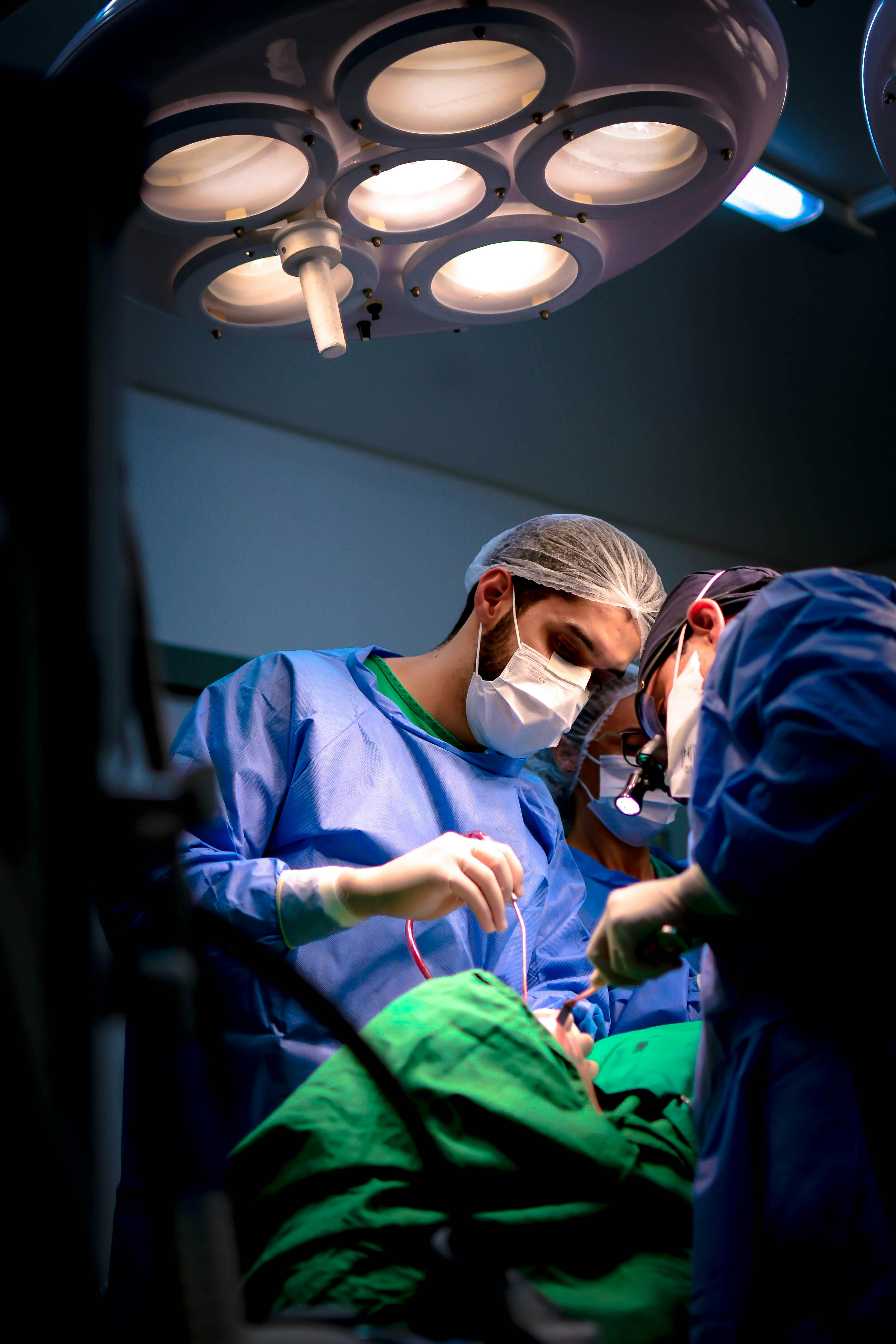 Doctors Performing a Surgery · Free Stock Photo