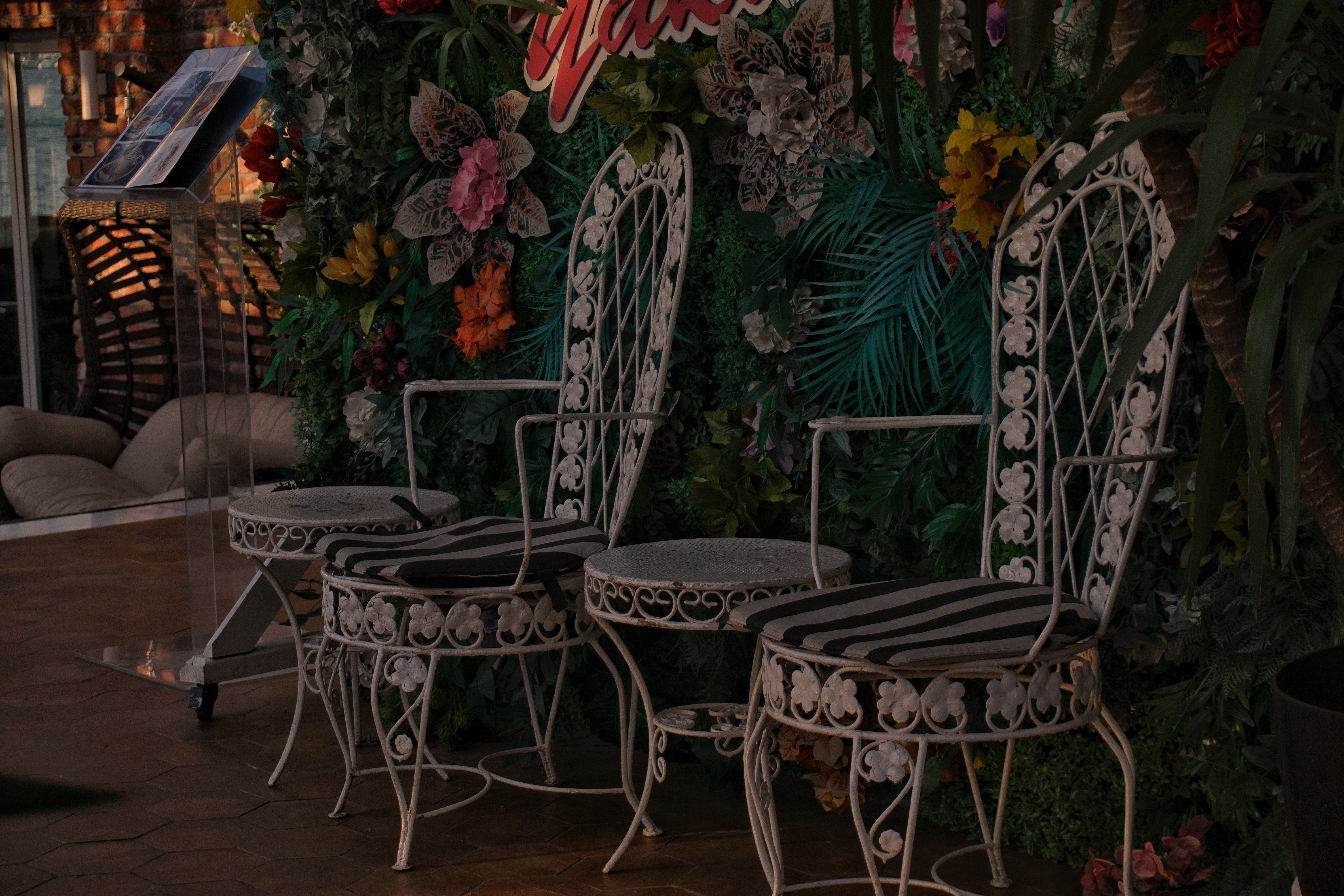 Fancy White Chairs and Coffee Tables · Free Stock Photo