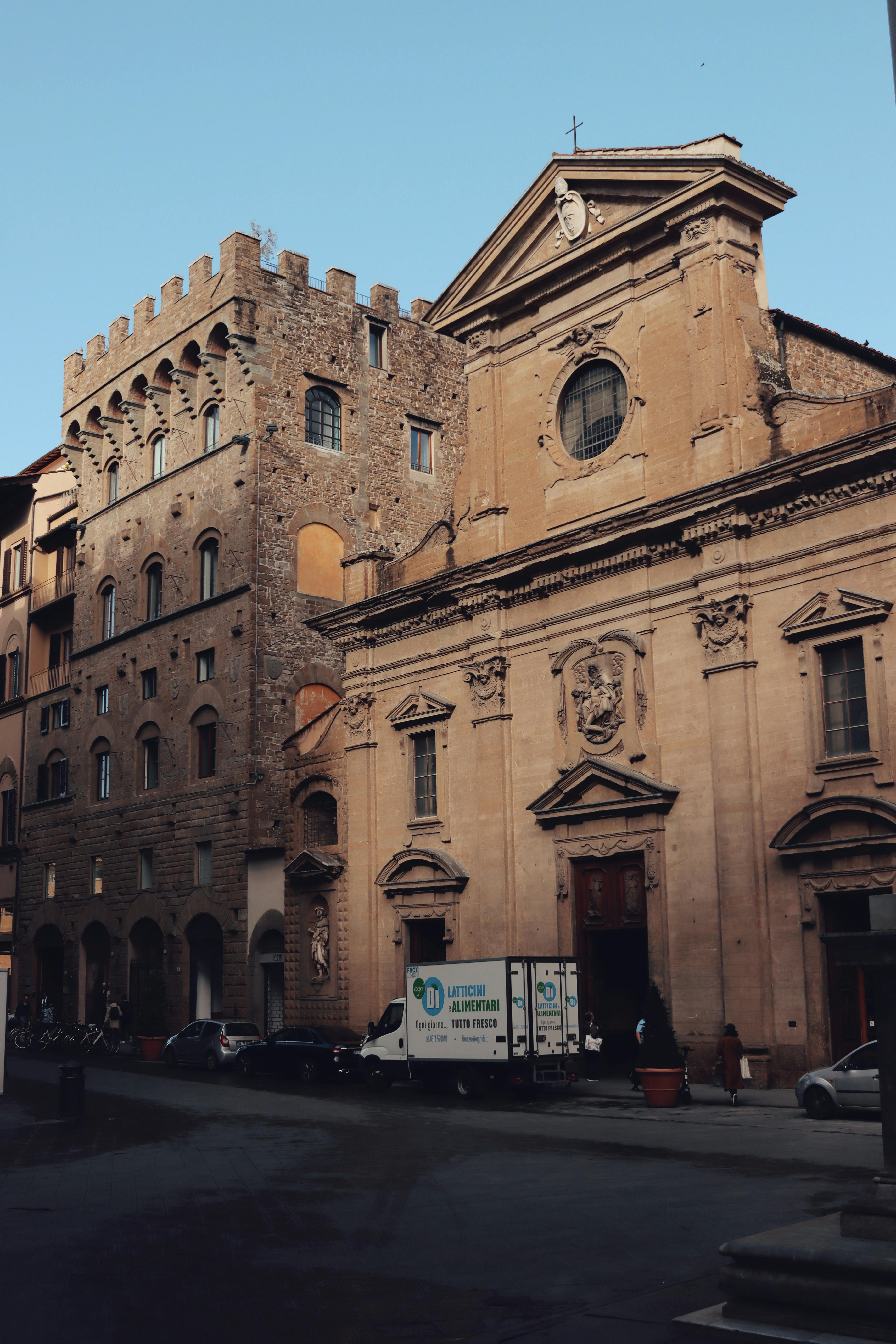 Front of the Holy Trinity Church in Florence · Free Stock Photo