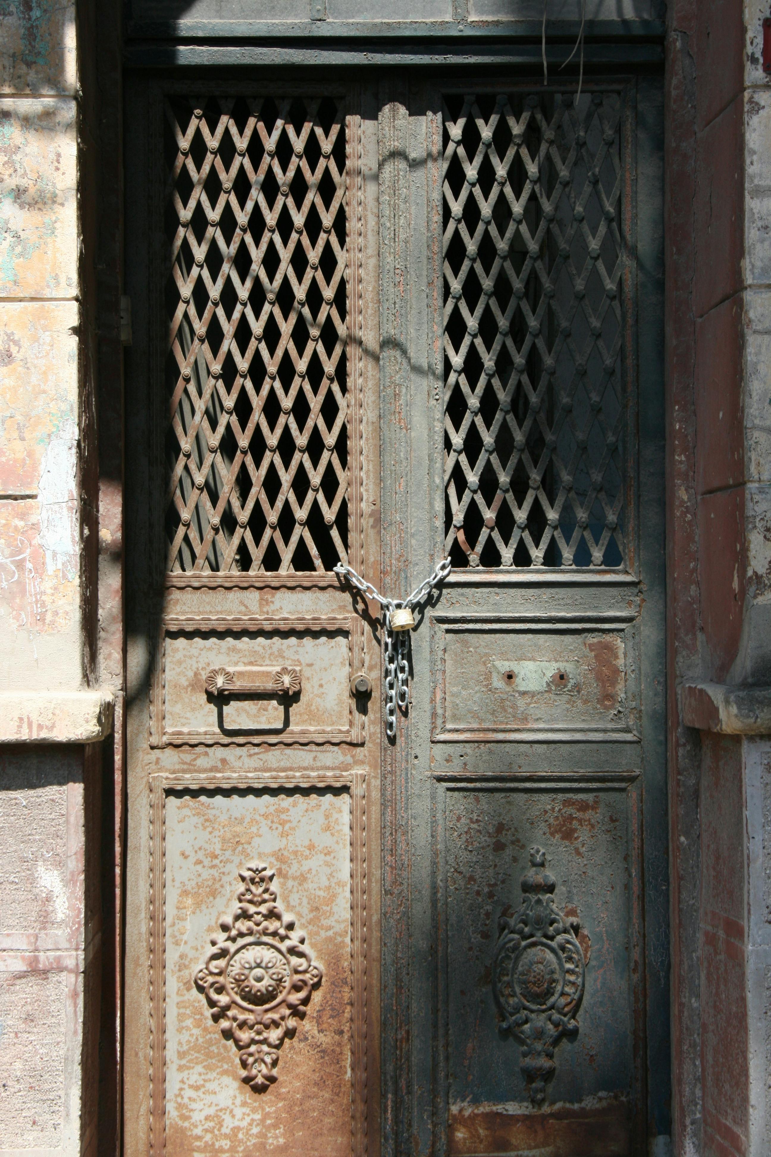 Chain on Antique Door · Free Stock Photo