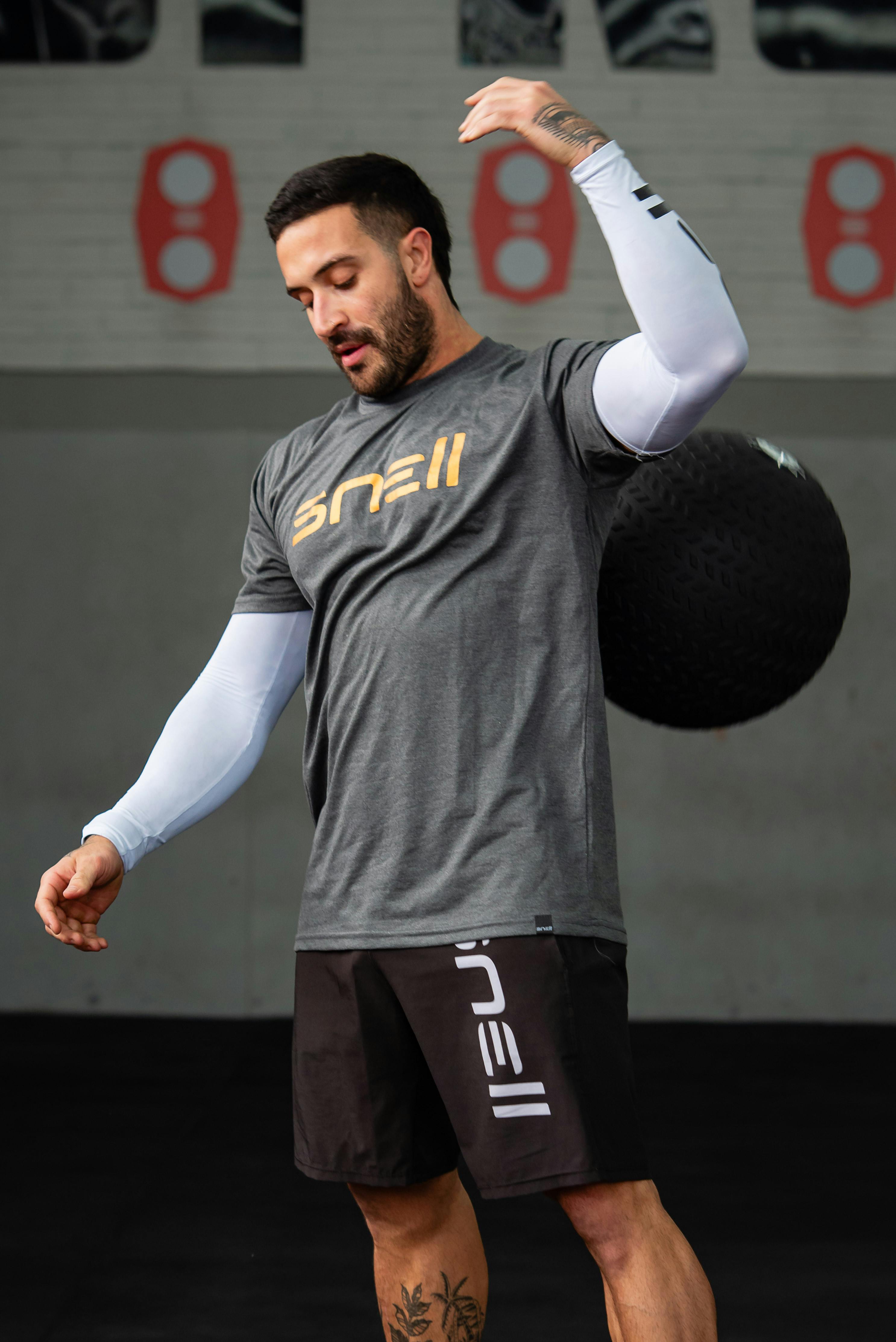 A Man Training at the Gym · Free Stock Photo