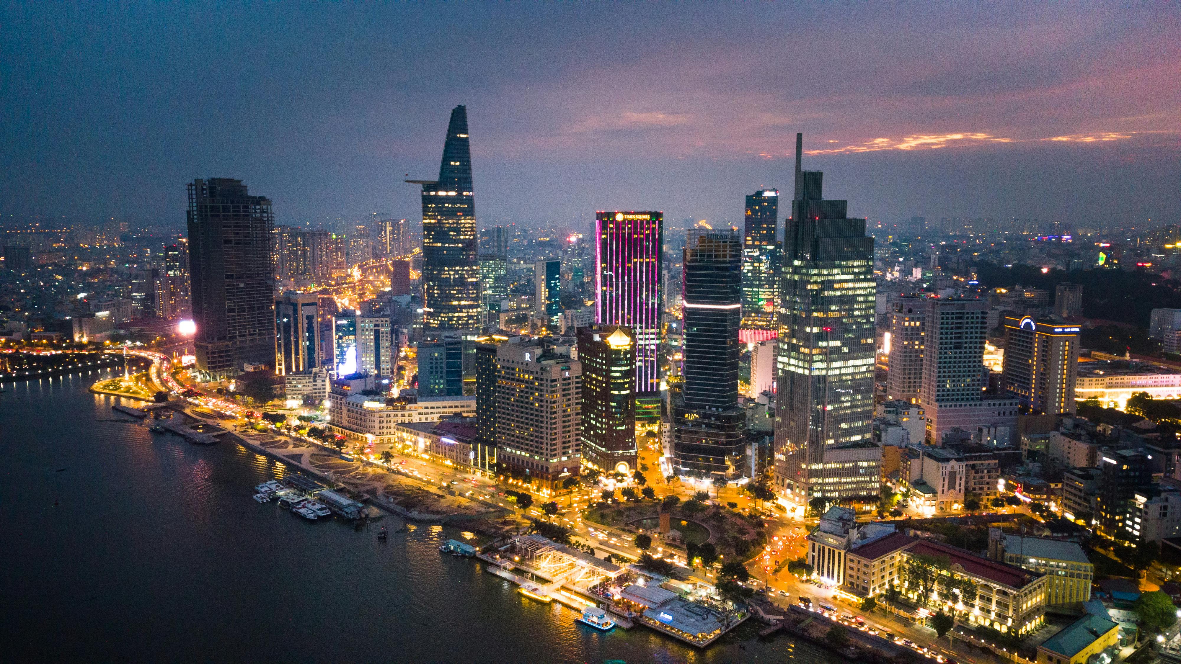 Ảnh có sẵn miễn phí về ánh đèn thành phố, bầu trời đầy màu sắc, bờ sông, bức tranh toàn cảnh ...