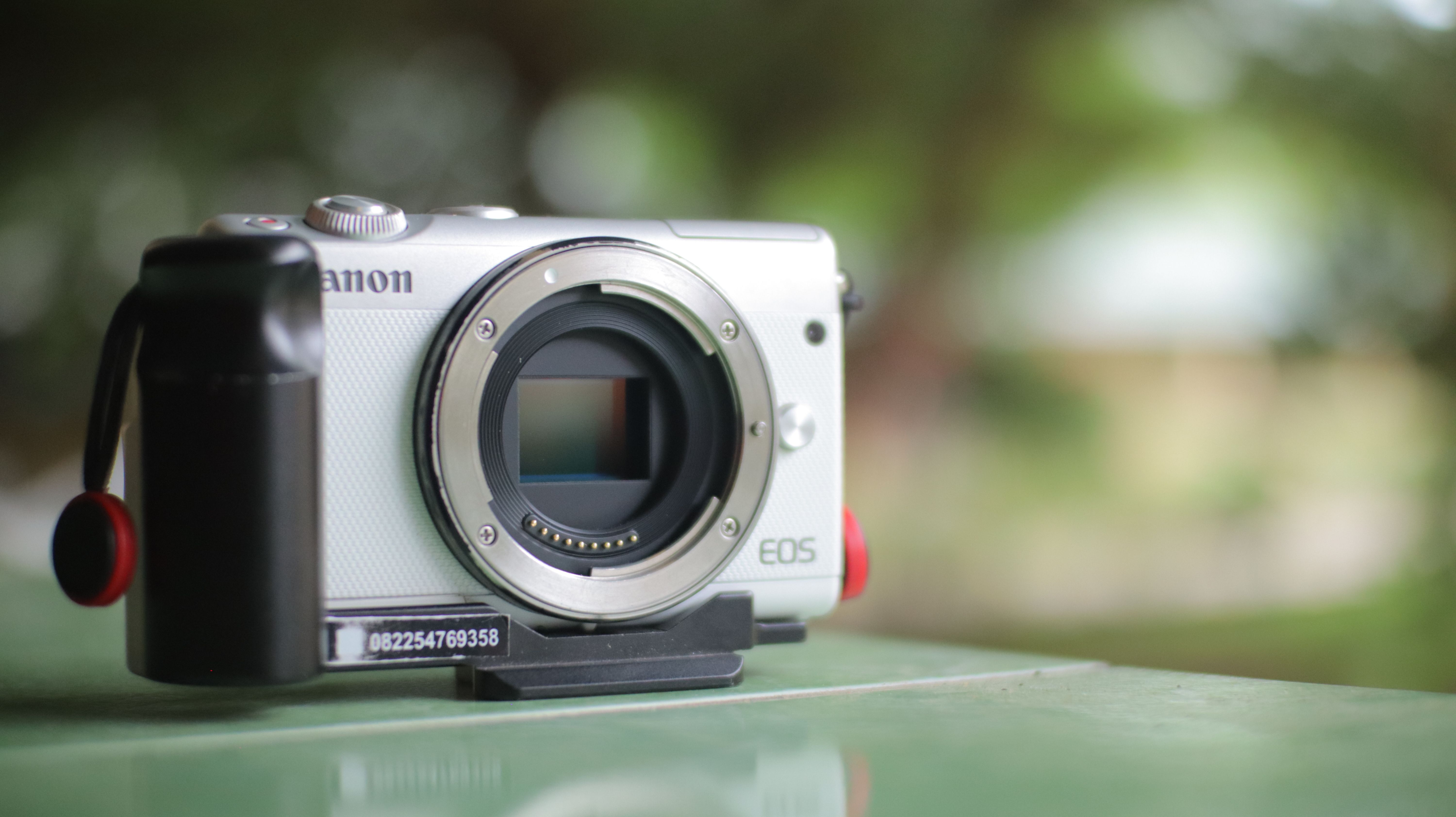 SLR Body Camera · Free Stock Photo