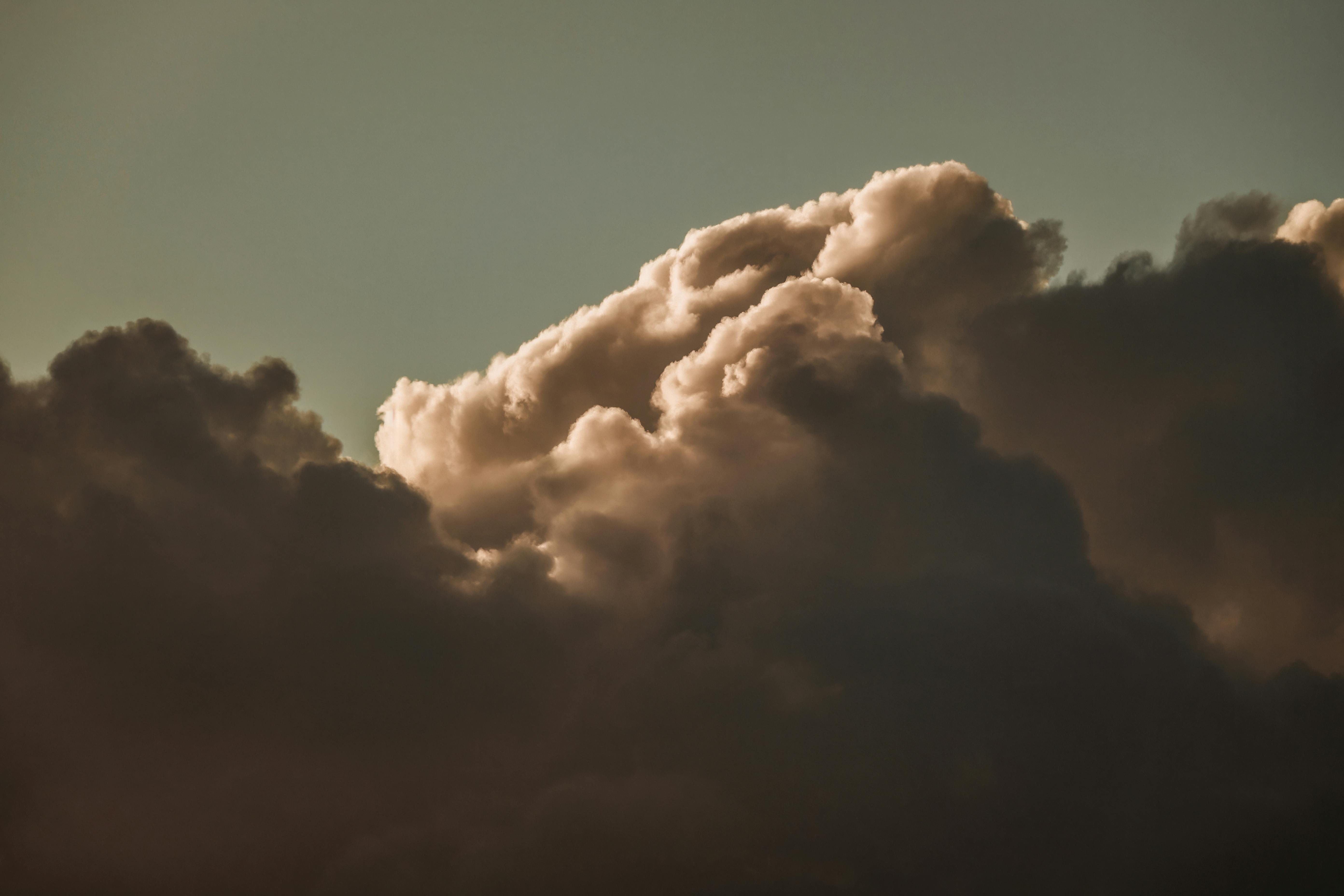 Dense Cloud in Sky · Free Stock Photo